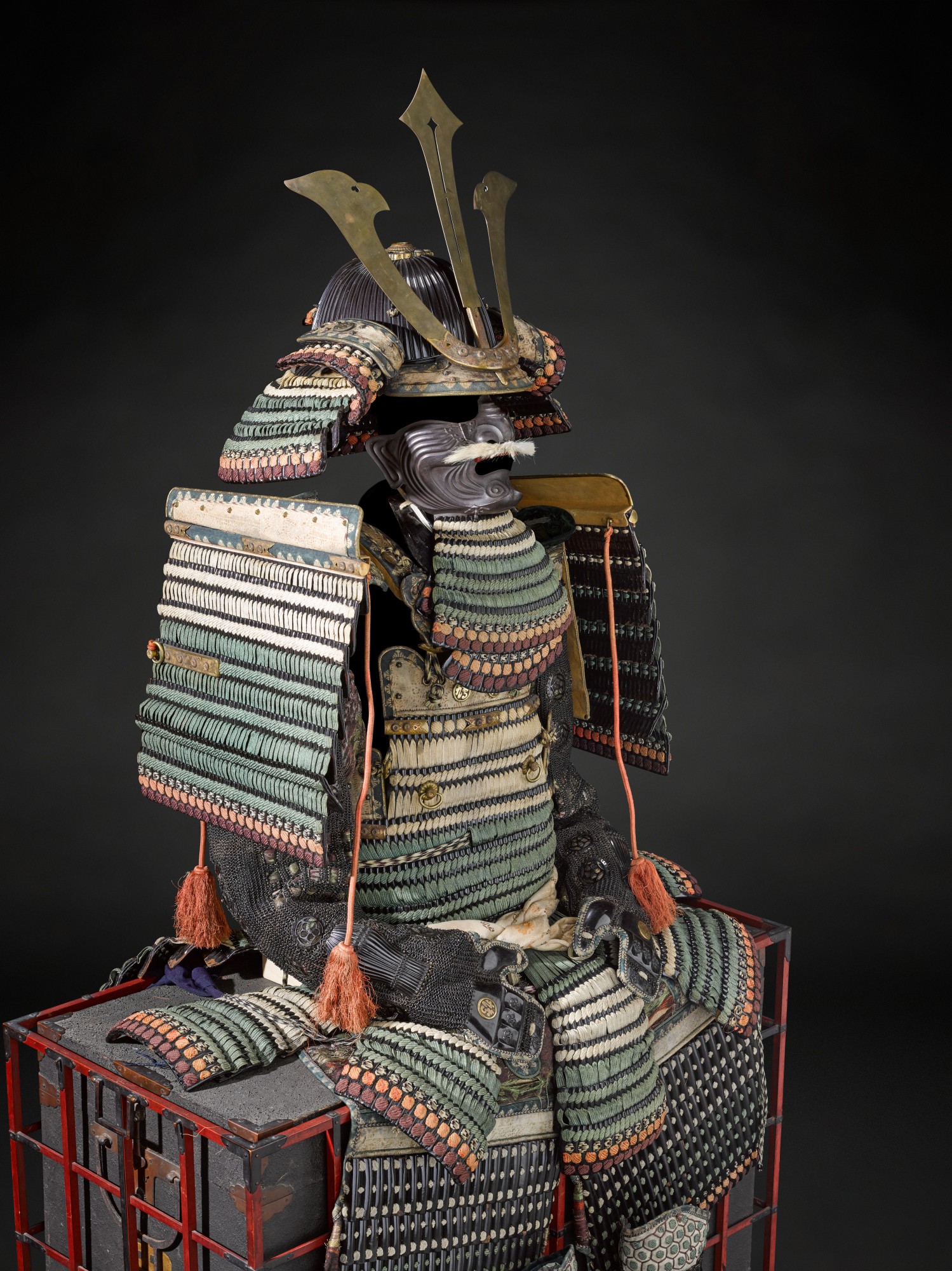 A honkozane munatori do-maru gusoku [armour] | The mempo signed moto ...