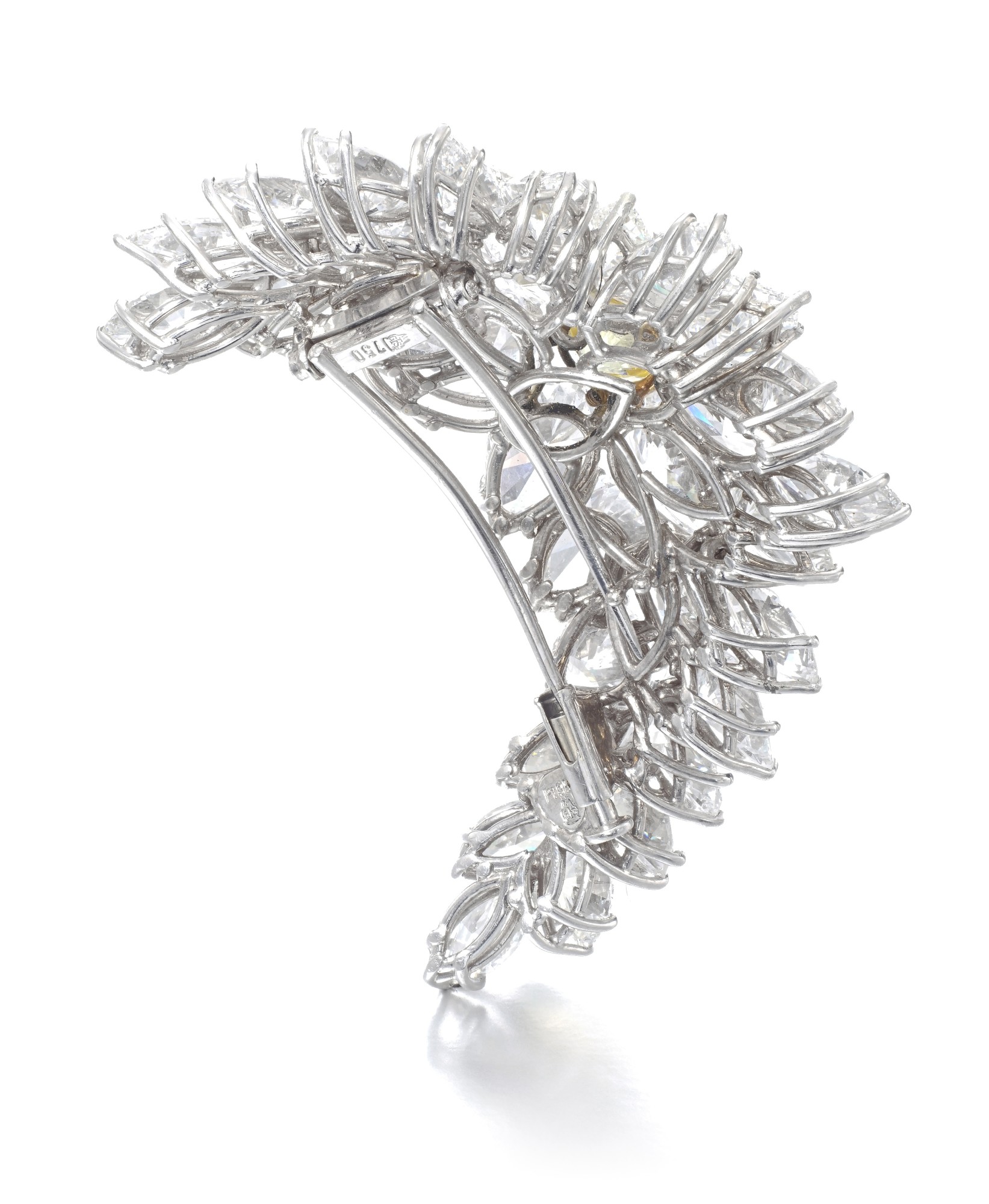 Fancy yellow diamond and diamond brooch | 彩黃色鑽石配鑽石別針 | Magnificent ...
