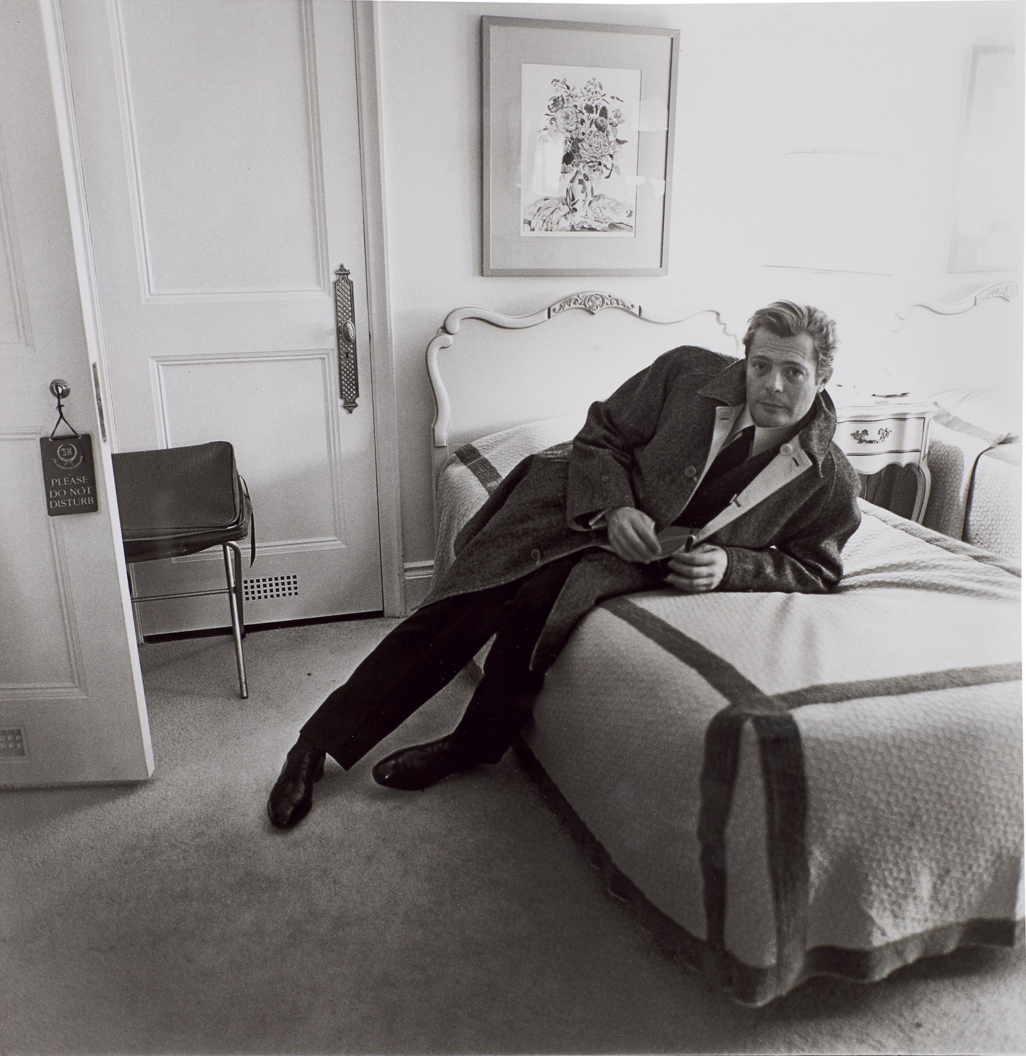 Marcello Mastroianni in his Hotel Room, NYC | Photographs | 2022 ...