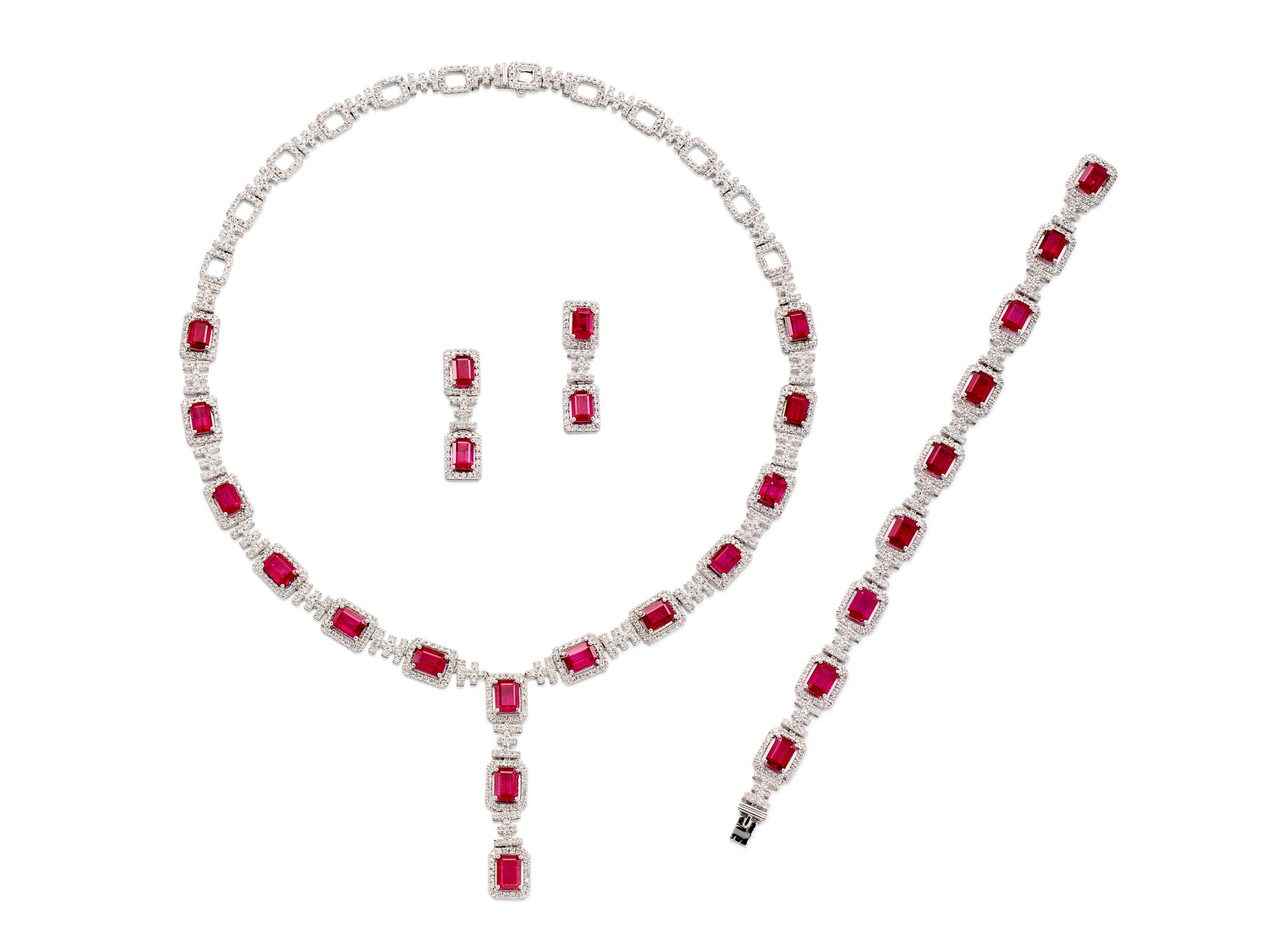 Ruby and Diamond Parure | 紅寶石 配 鑽石 套裝 ( 紅寶石共重約32.20克拉 ) | Important Jewels & Handbags | | Sotheby's