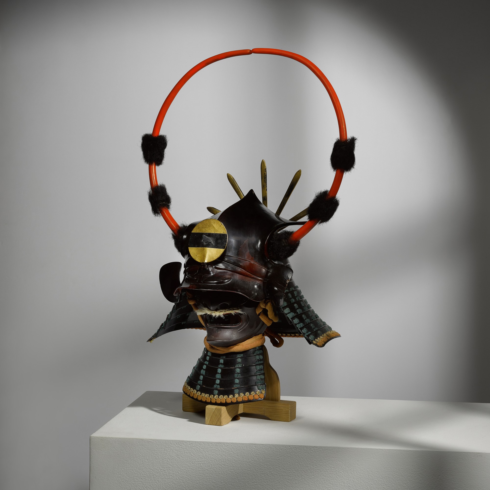 A kawari kabuto [unusually shaped helmet] and mempo [face mask] | Edo ...