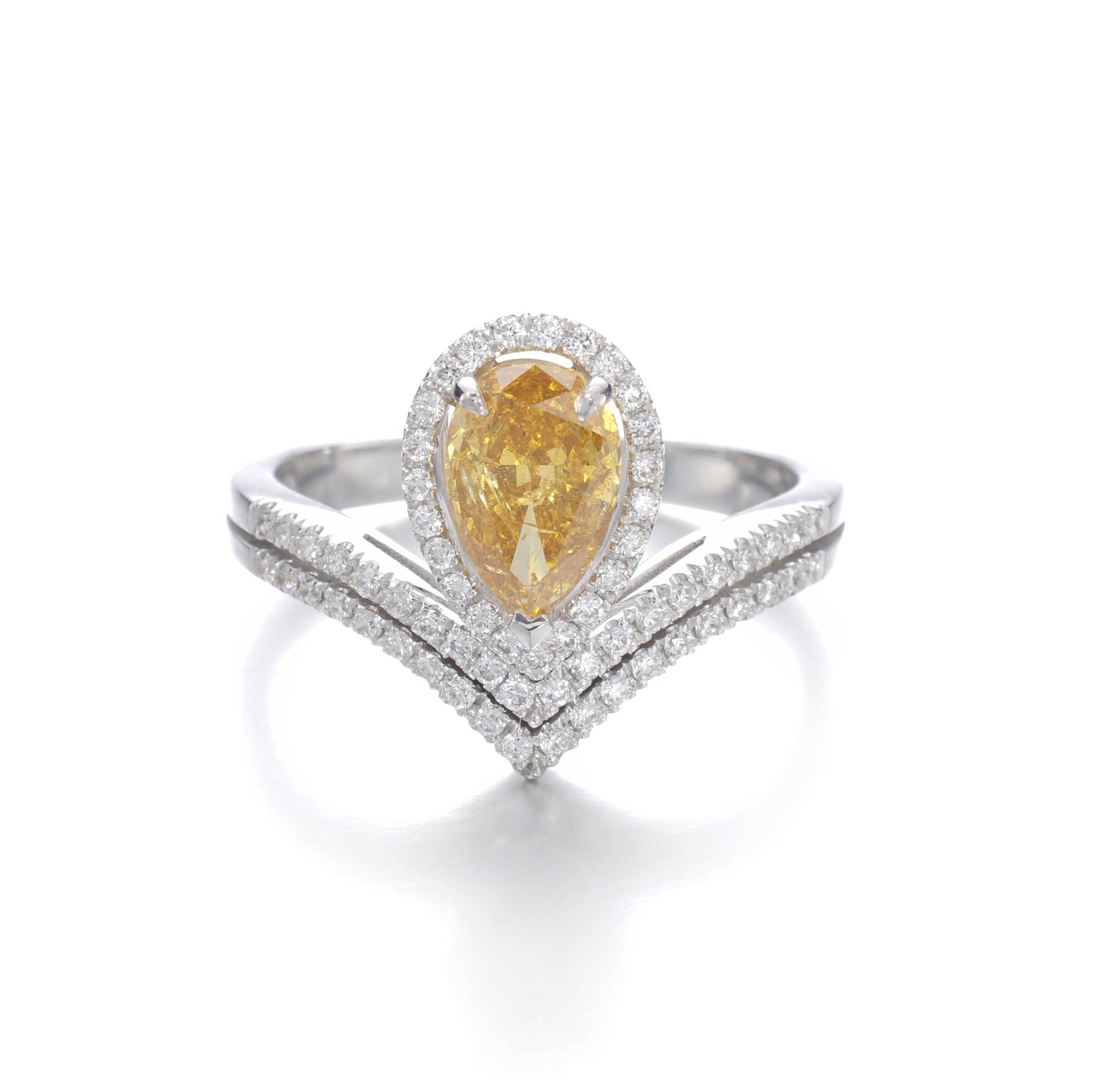 Fancy intense yellow-orange diamond ring | Fine Jewels | 2021 | Sotheby's