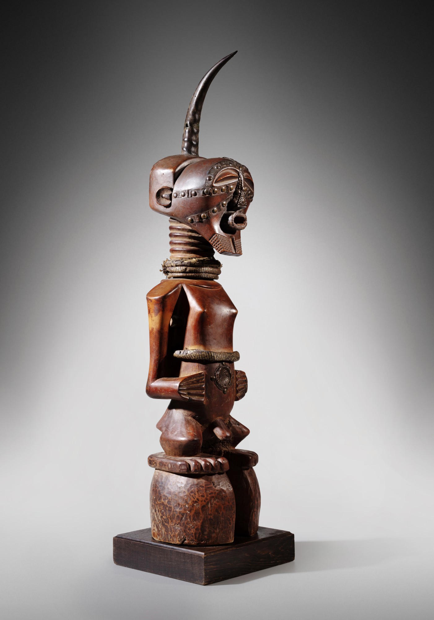 Statue, Songye, République Démocratique du Congo | Songye power figure ...