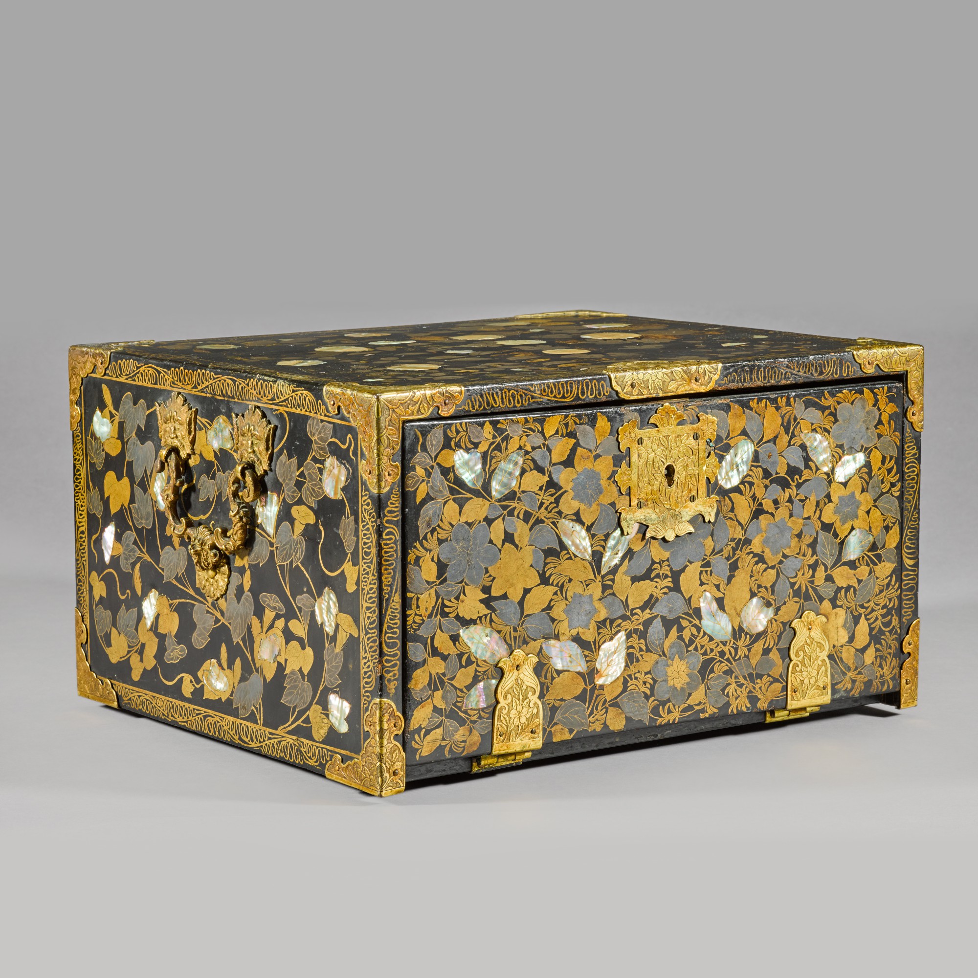 An export lacquer cabinet for the Portuguese market | Momoyama period ...