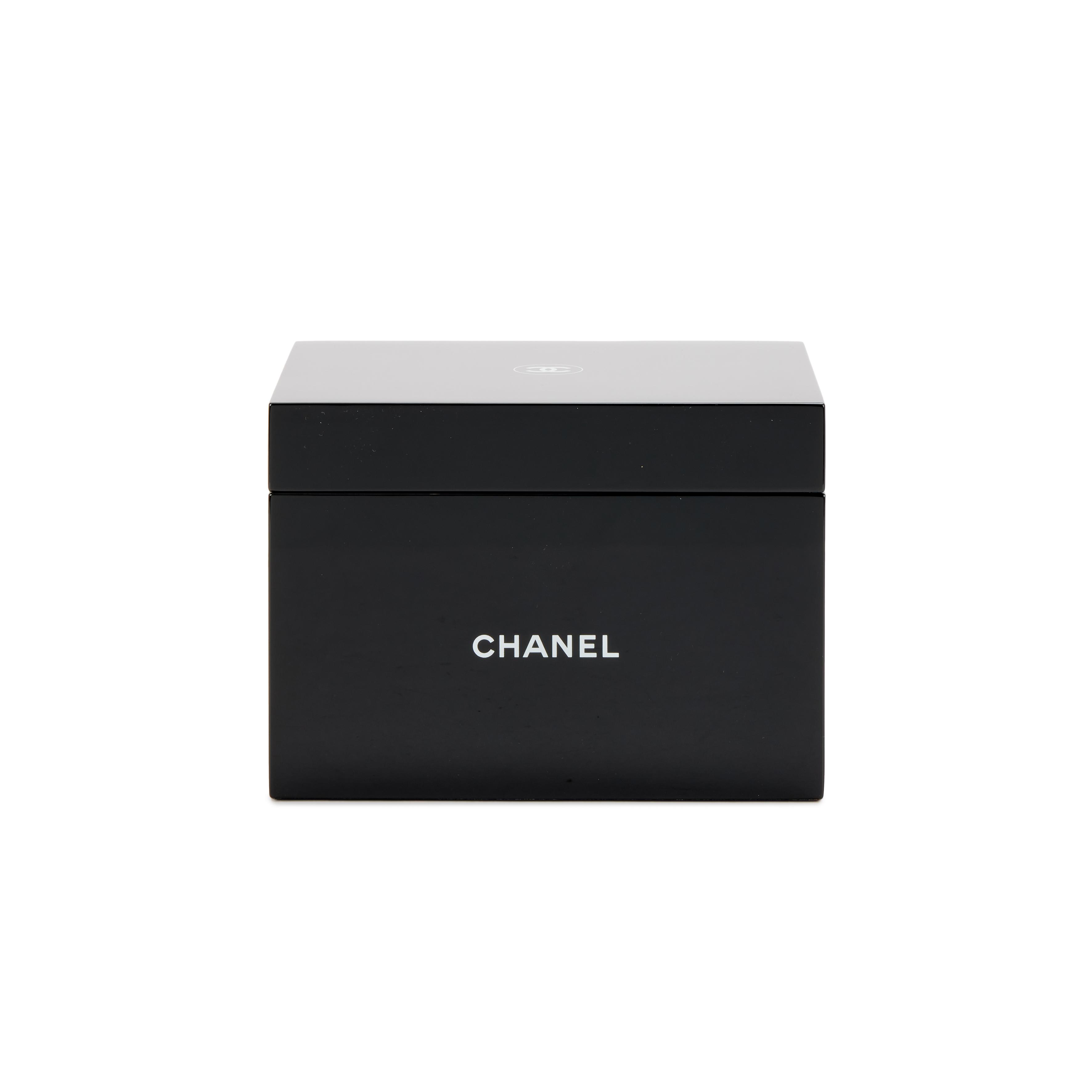 Chanel Black And White Lacquer Wood La Boîte Laquée Beauty Box ...