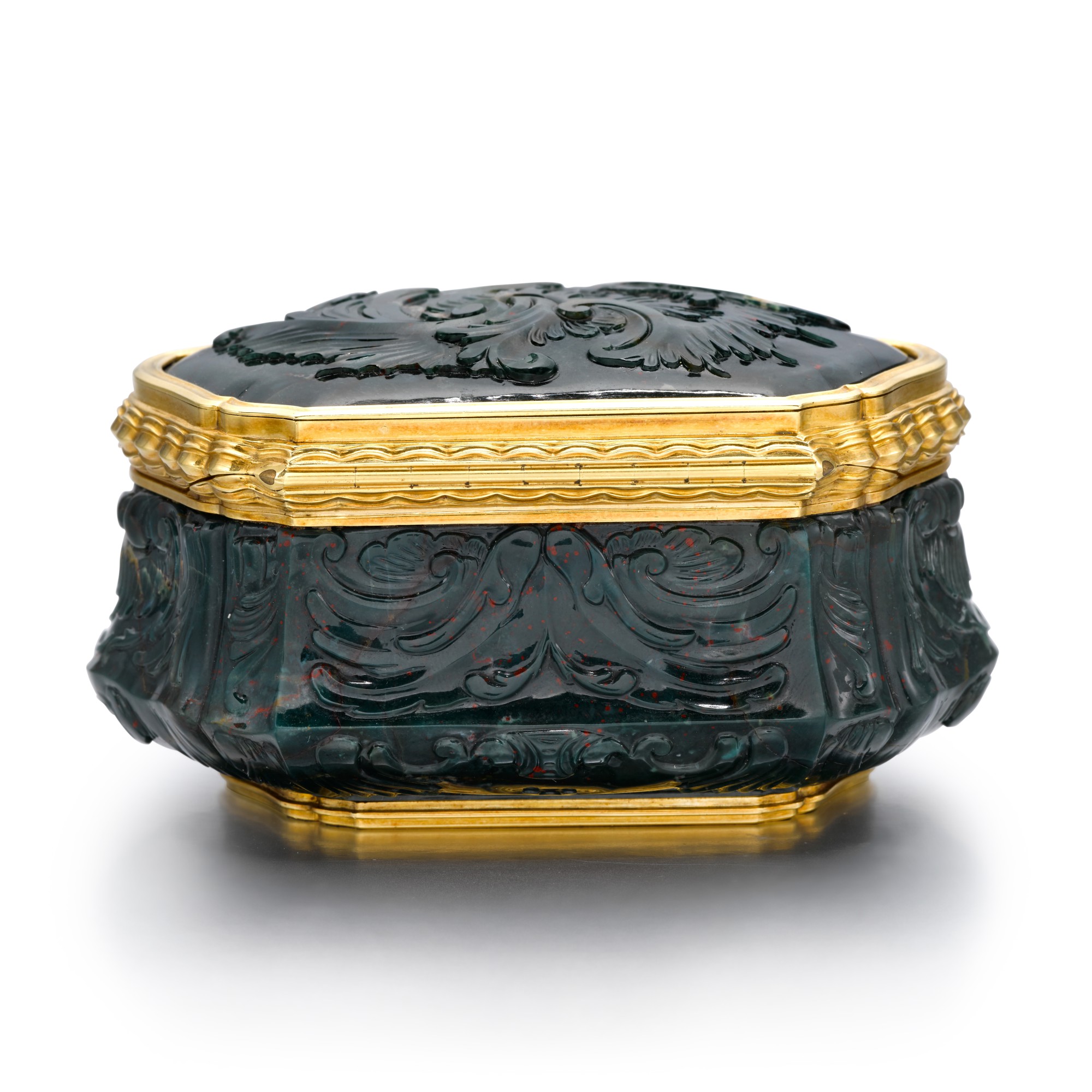 A jewelled hardstone snuff box with gold mounts, 19th century in ...