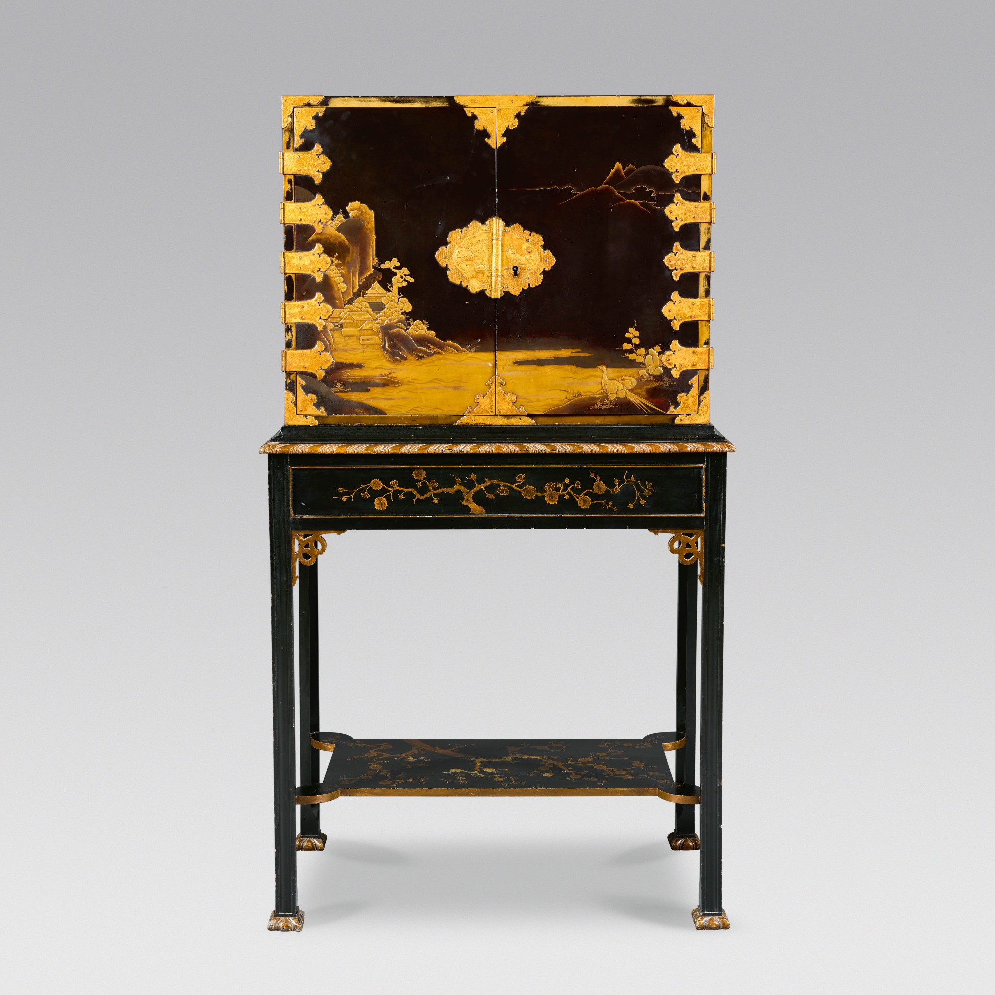 A FINE EXPORT LACQUER CABINET FOR THE EUROPEAN MARKET, EDO PERIOD, LATE ...