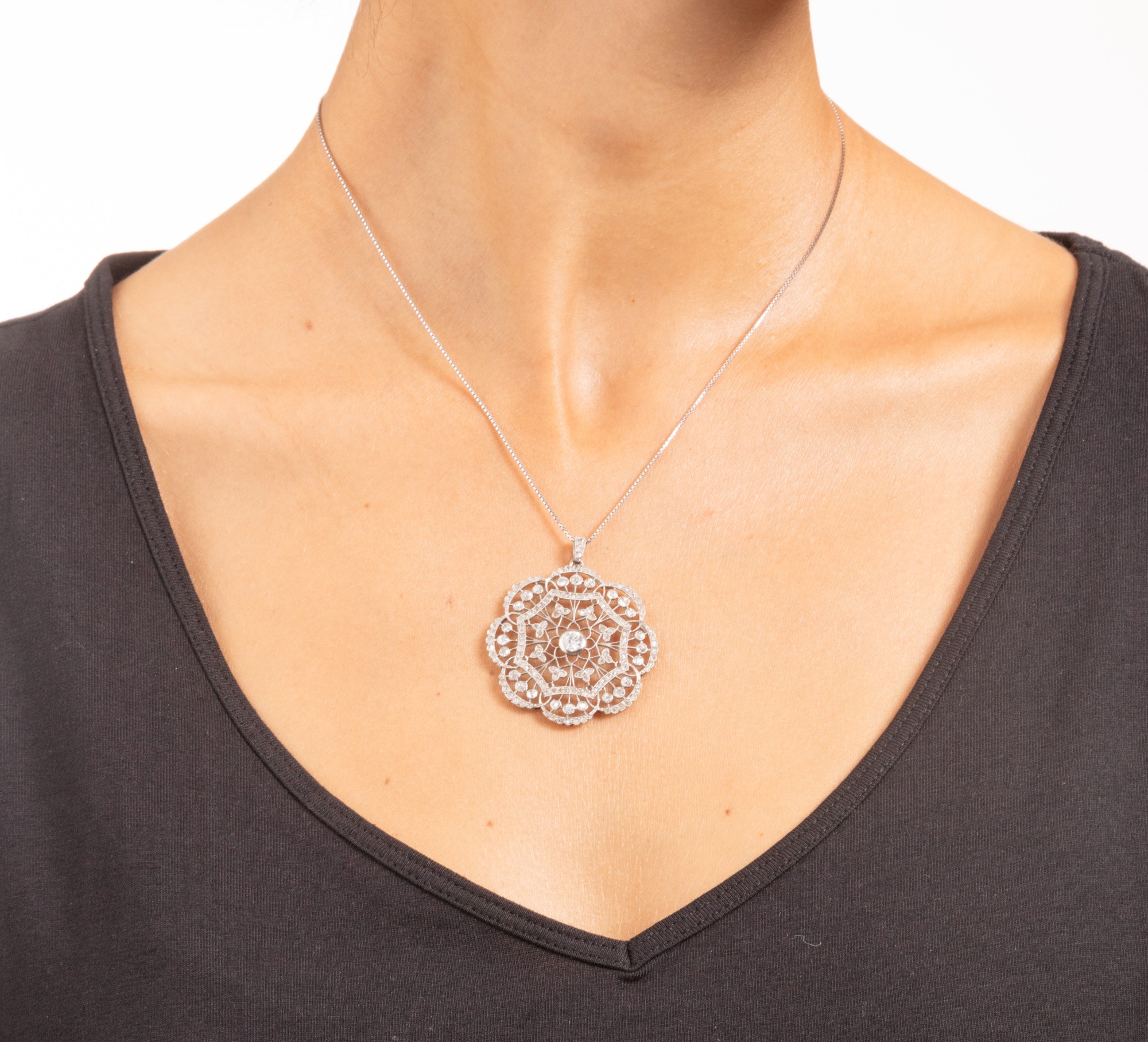 Pendentif diamants | Diamond pendant | Fine Jewels | | Sotheby's