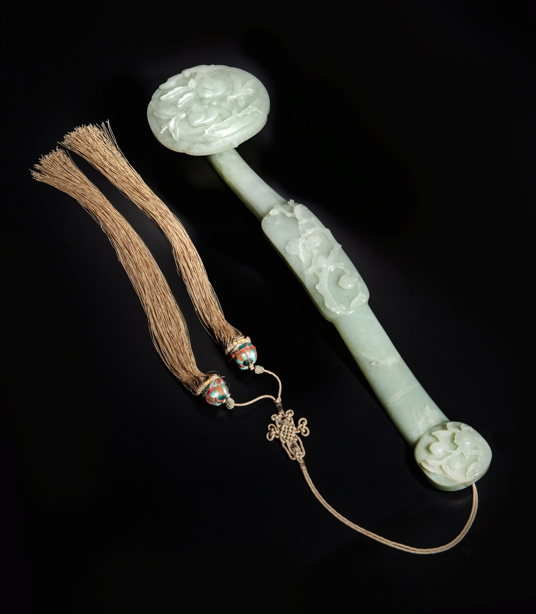 A pale celadon jade ruyi scepter, Qing dynasty, 19th century | 清十九世紀 ...