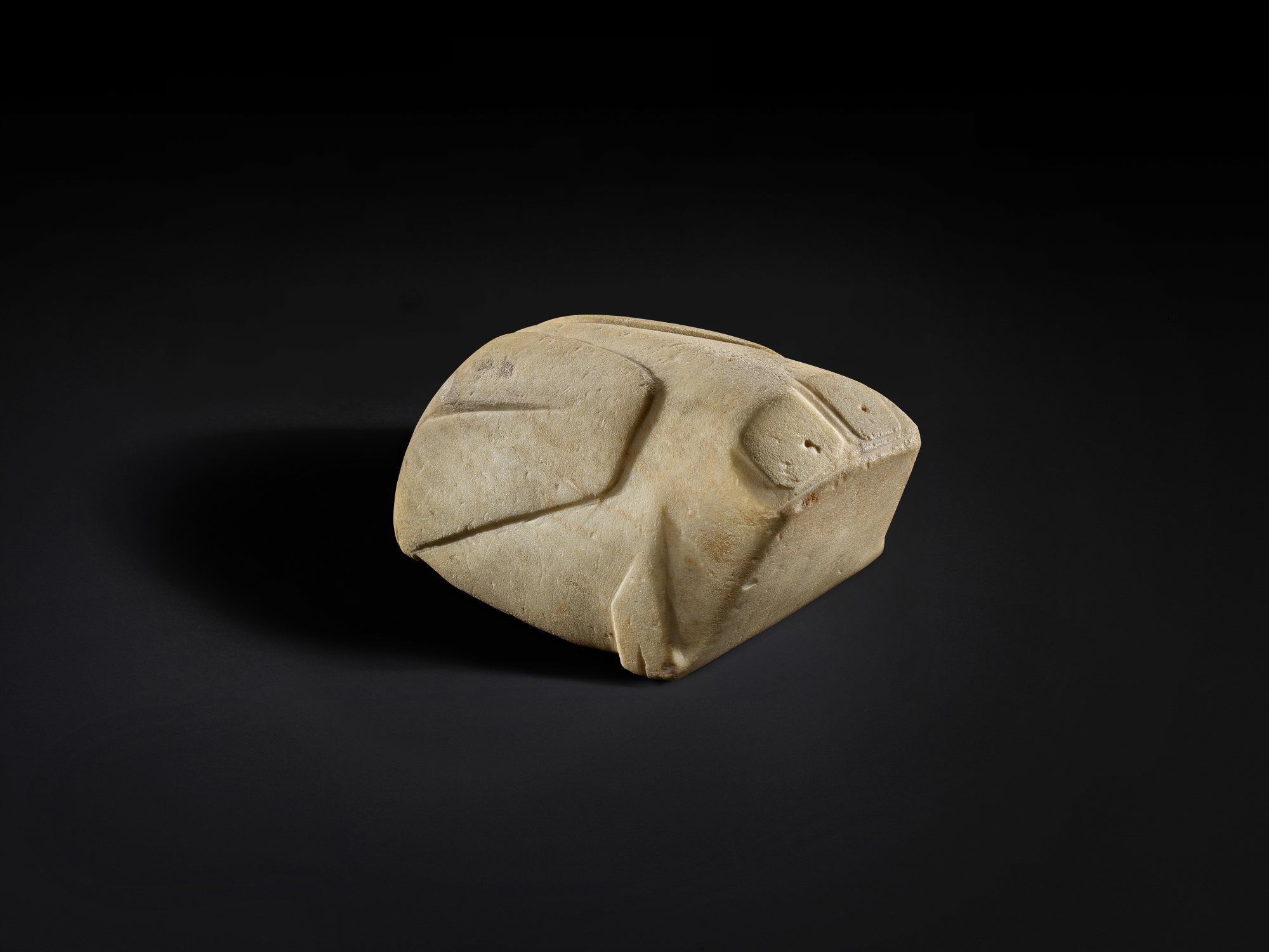 An outstanding carved marble recumbent frog, Shang dynasty | 商 大理石雕蛙 ...