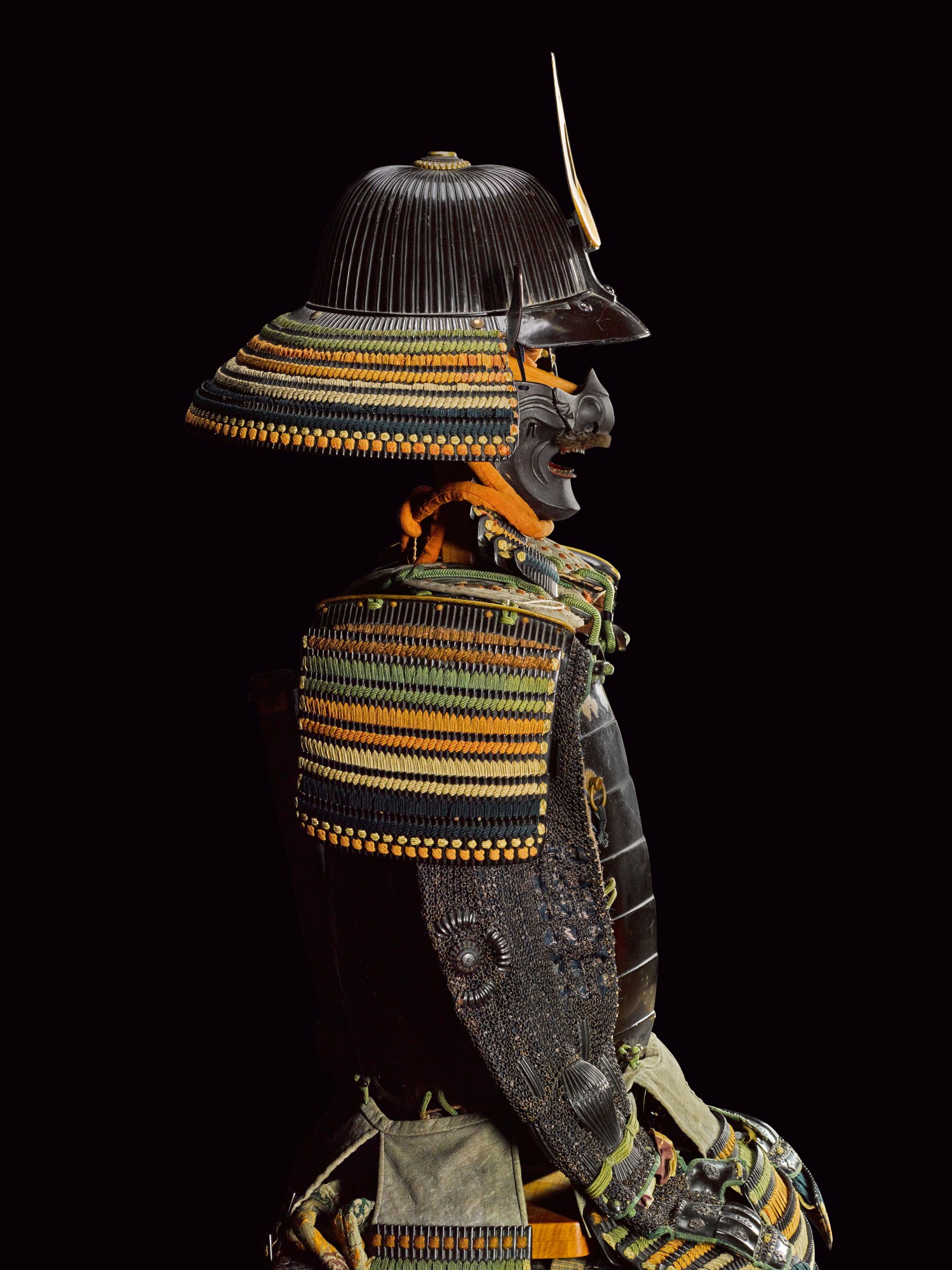 A Yokohagi okegawa-do gusoku [armour] | Edo period, mid-18th century ...
