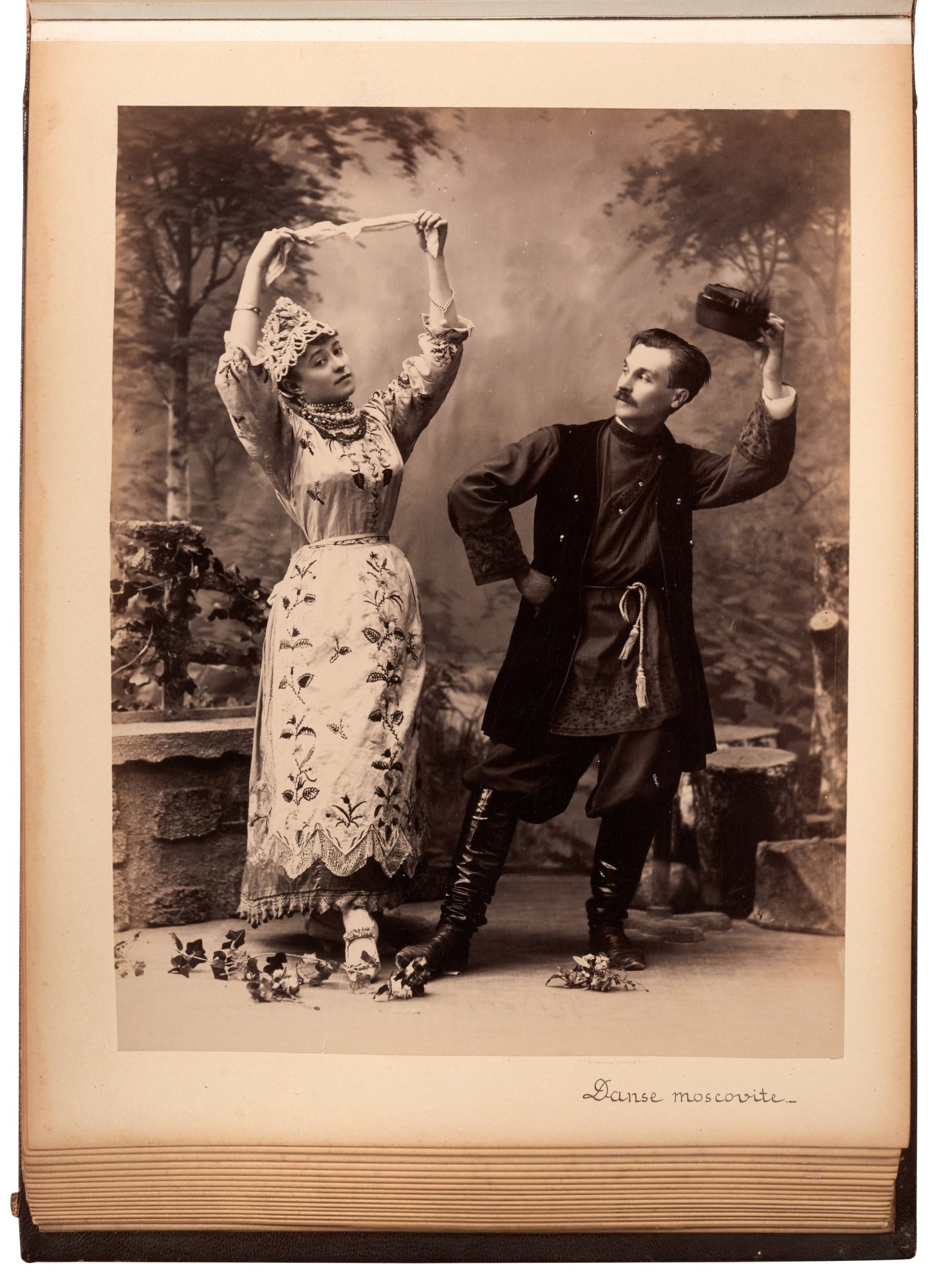 Berlin, St Petersberg, Moscow, Vienna | Album of photographs, 1897 ...