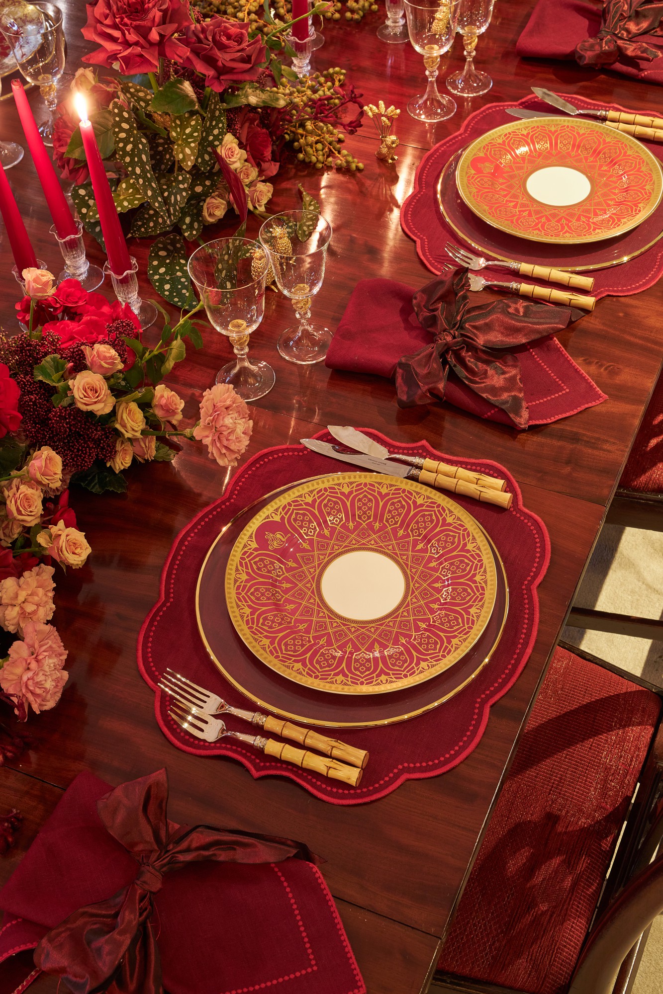 Nine Thomas Goode bone china sample dinner plates in burgundy, pink ...