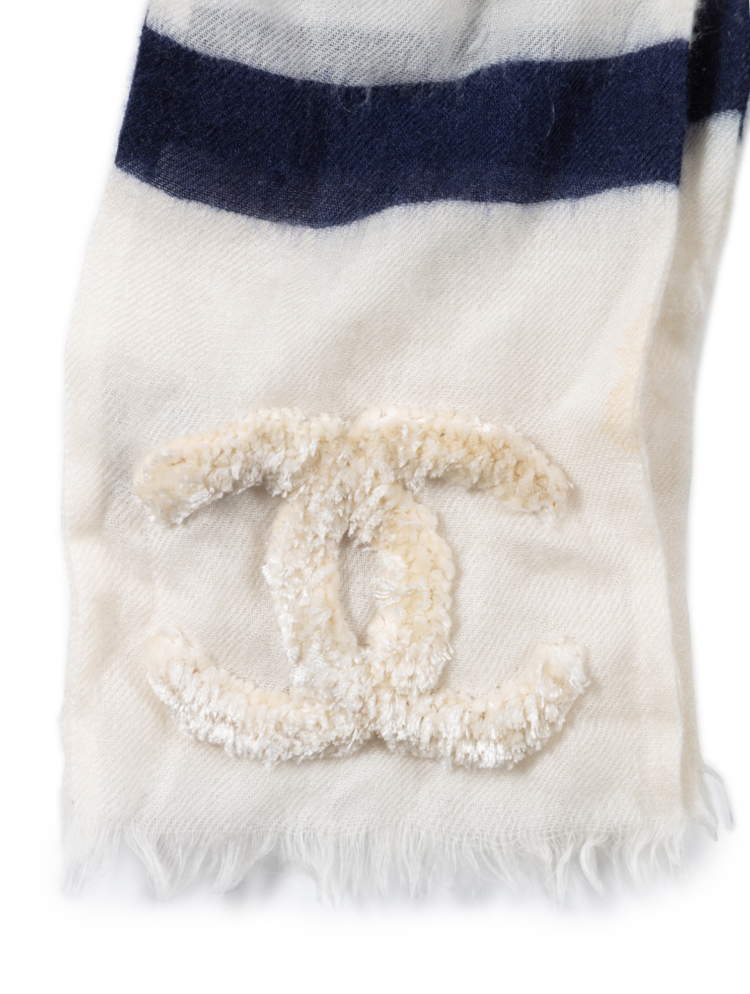 A set of wool, silk and cashmere scarves | Ein Set von vier Schals aus ...