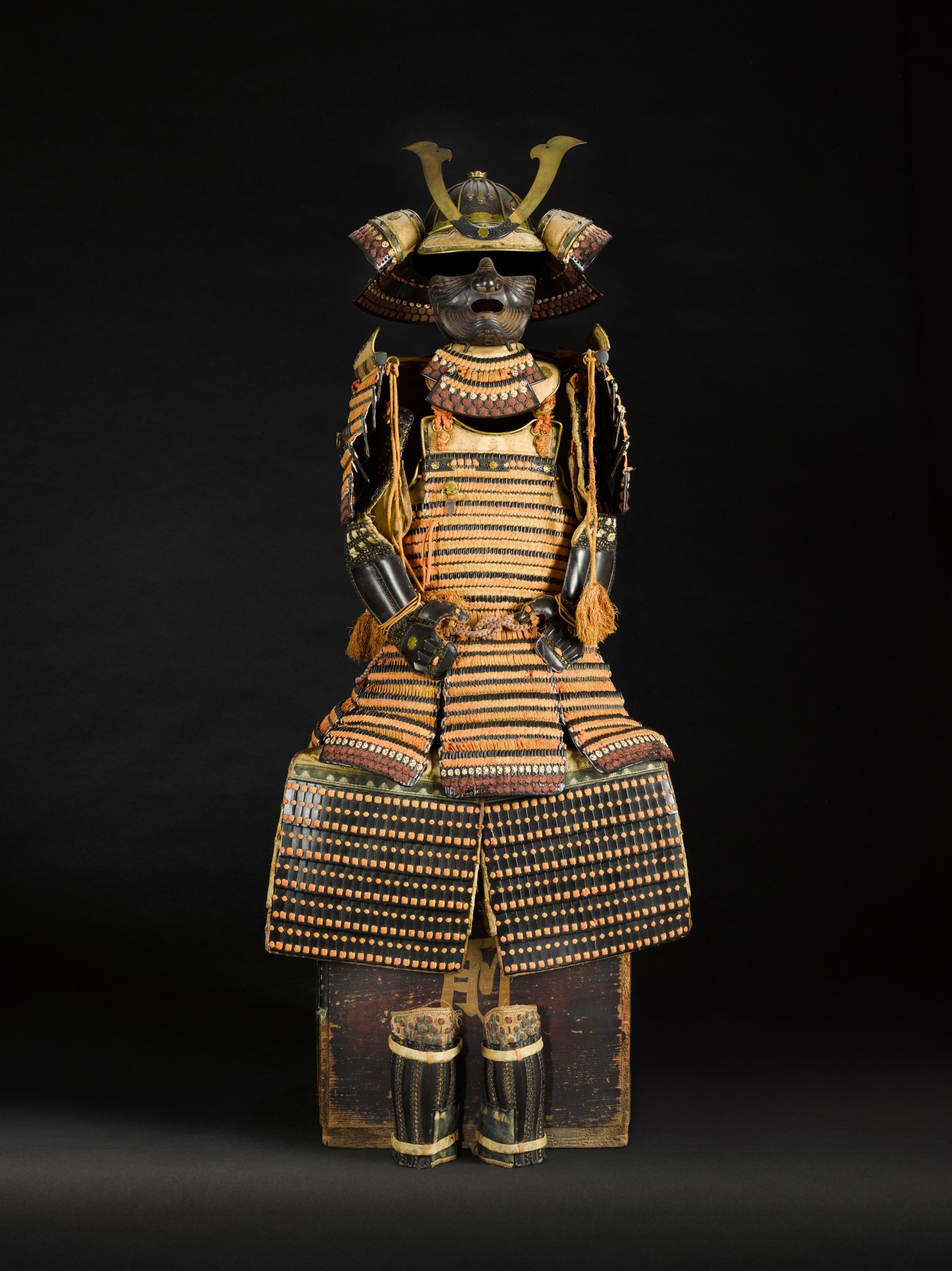 A fine honkozane nimai-do warabe gusoku [child's armour] | The helmet ...