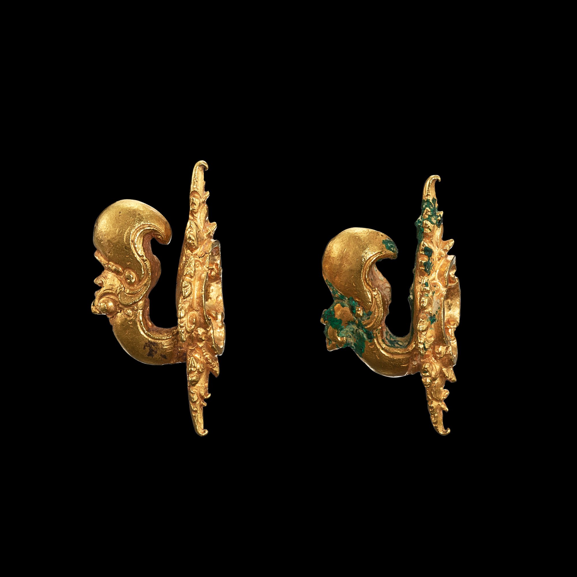 A pair of gold earrings Java, Indonesia, 7th - 12th century | 印尼爪哇 ...