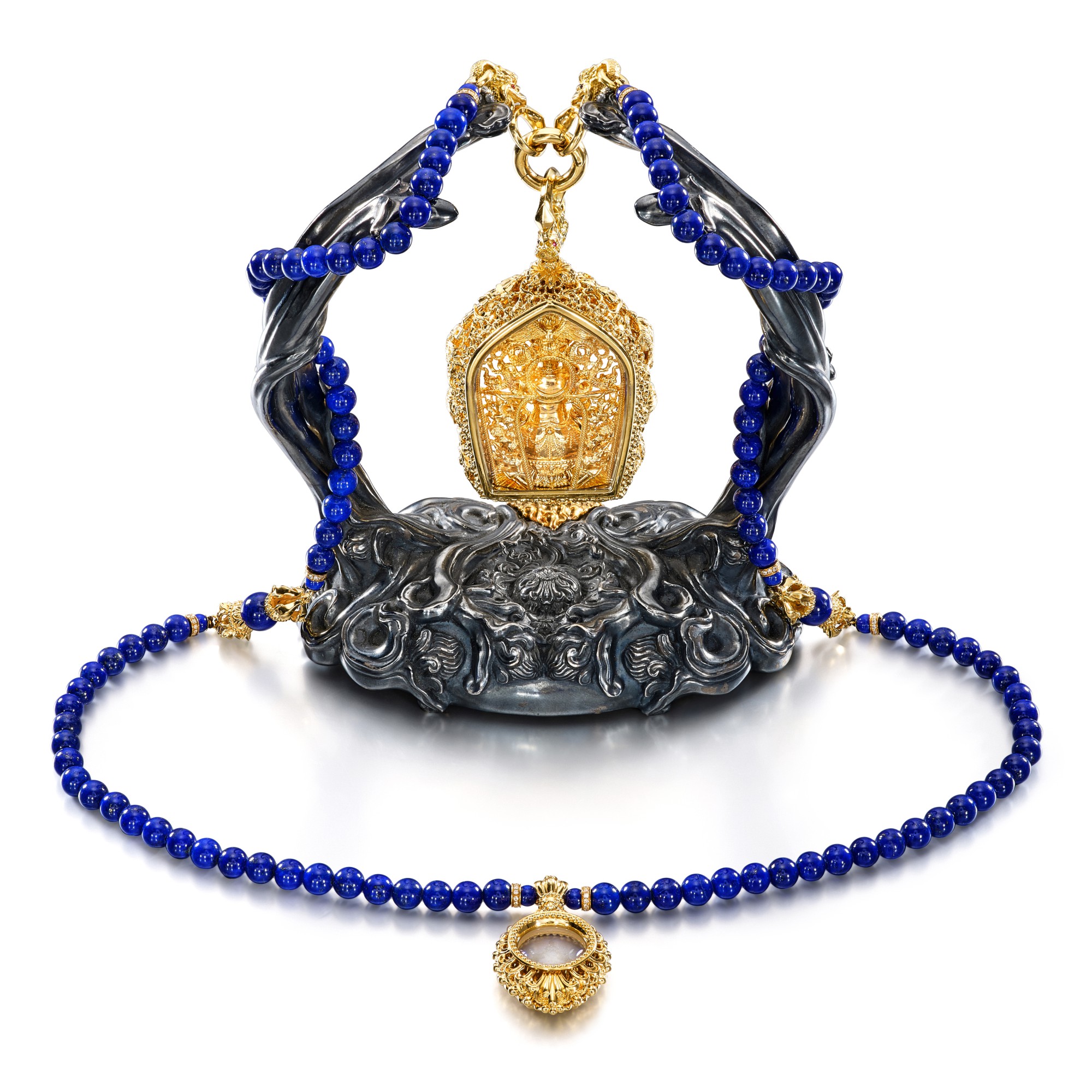 Mei Hua | Microcarvings ‘Amitabha Buddha’, Piece Unique Gold, Lapis ...