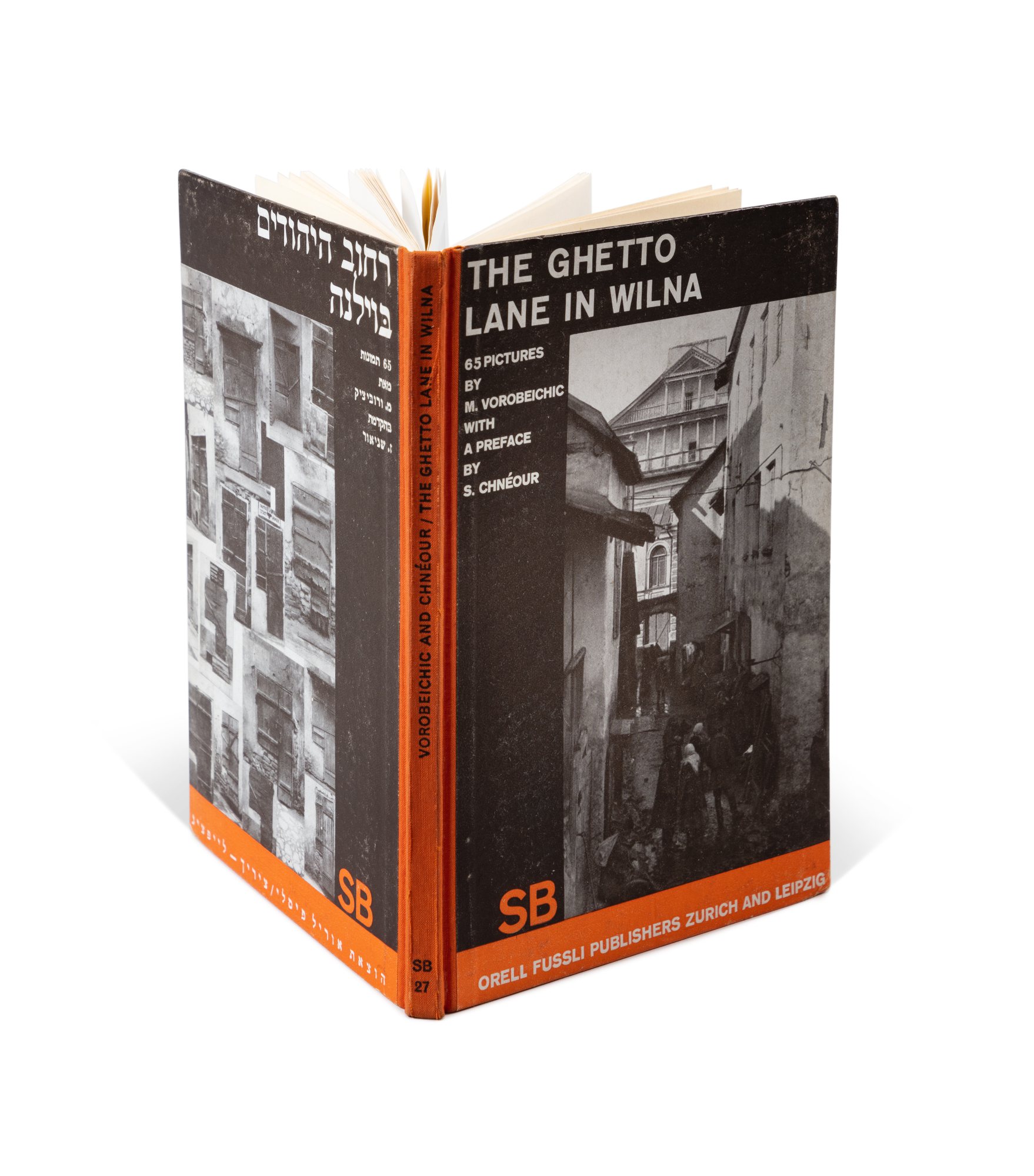 The Ghetto lane in Wilna. 1931. Édition originale anglaise de cet album ...