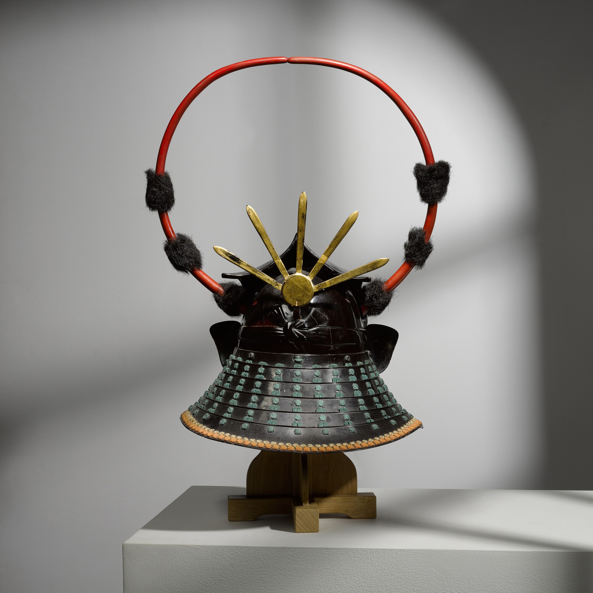 A kawari kabuto [unusually shaped helmet] and mempo [face mask] | Edo ...