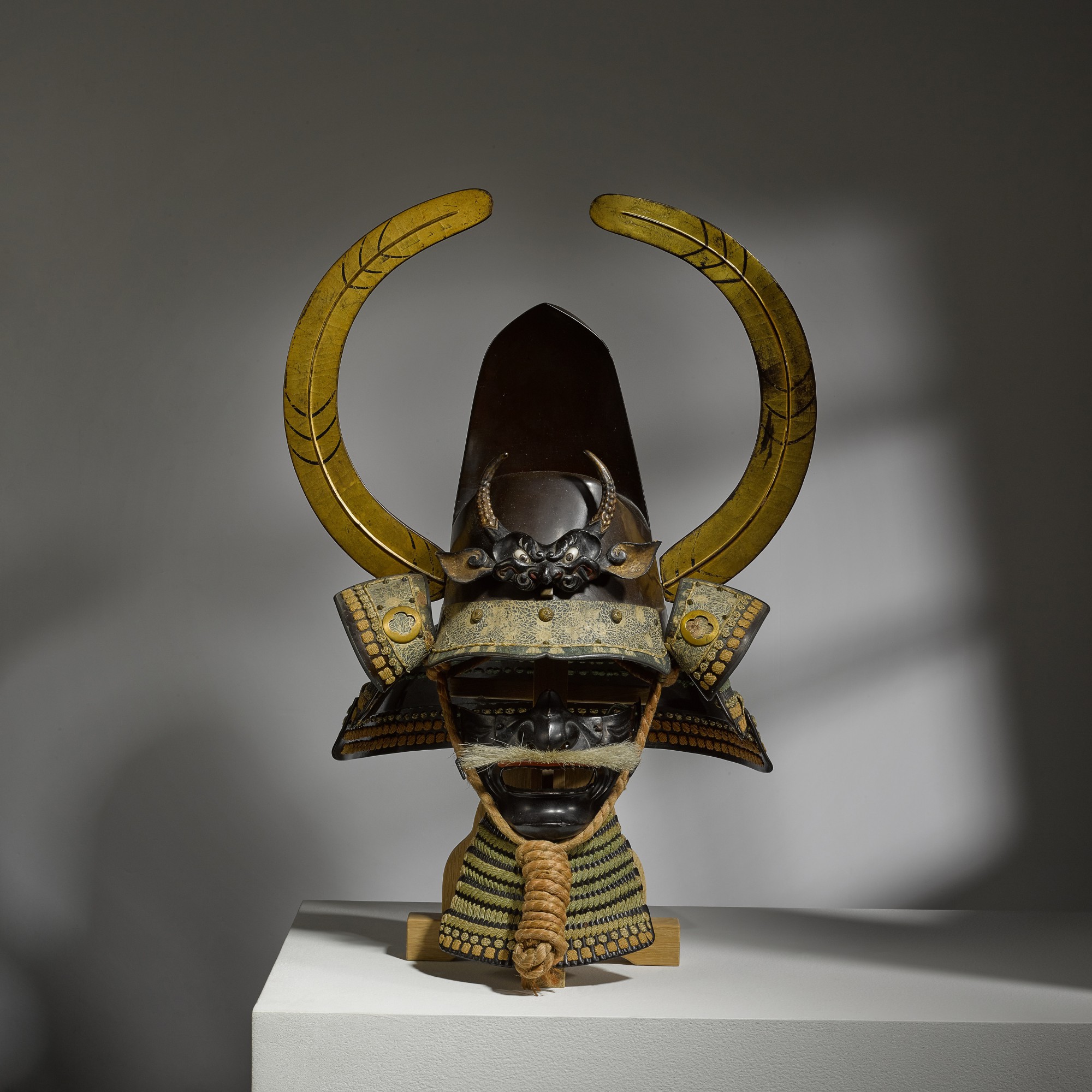 A wakan-nari kabuto [crown-shaped helmet] | Edo period, 18th century ...