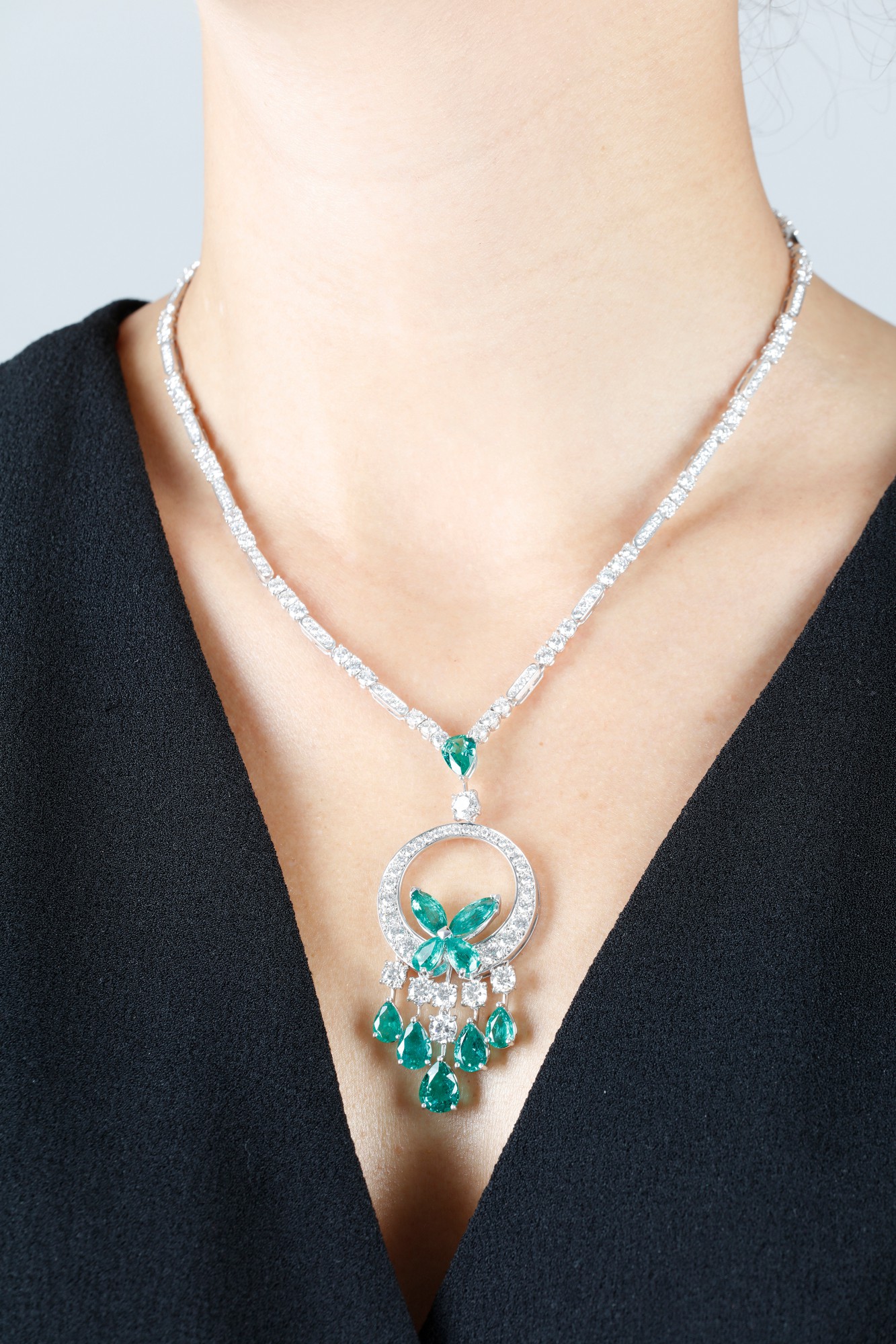 GRAFF | EMERALD AND DIAMOND PENDANT NECKLACE | Magnificent Jewels and ...