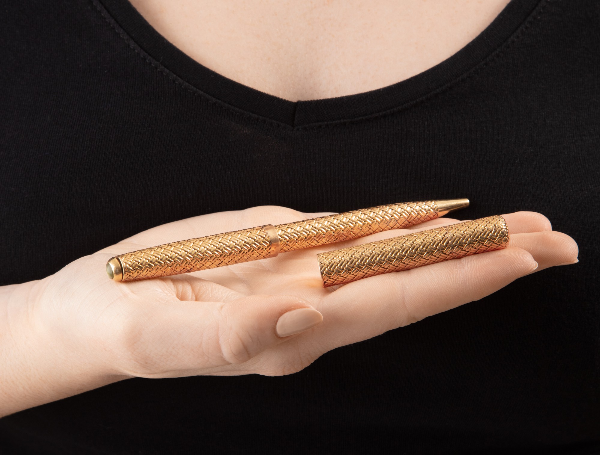 Van Cleef & Arpels | Ensemble d'accessoires or | Group of gold ...