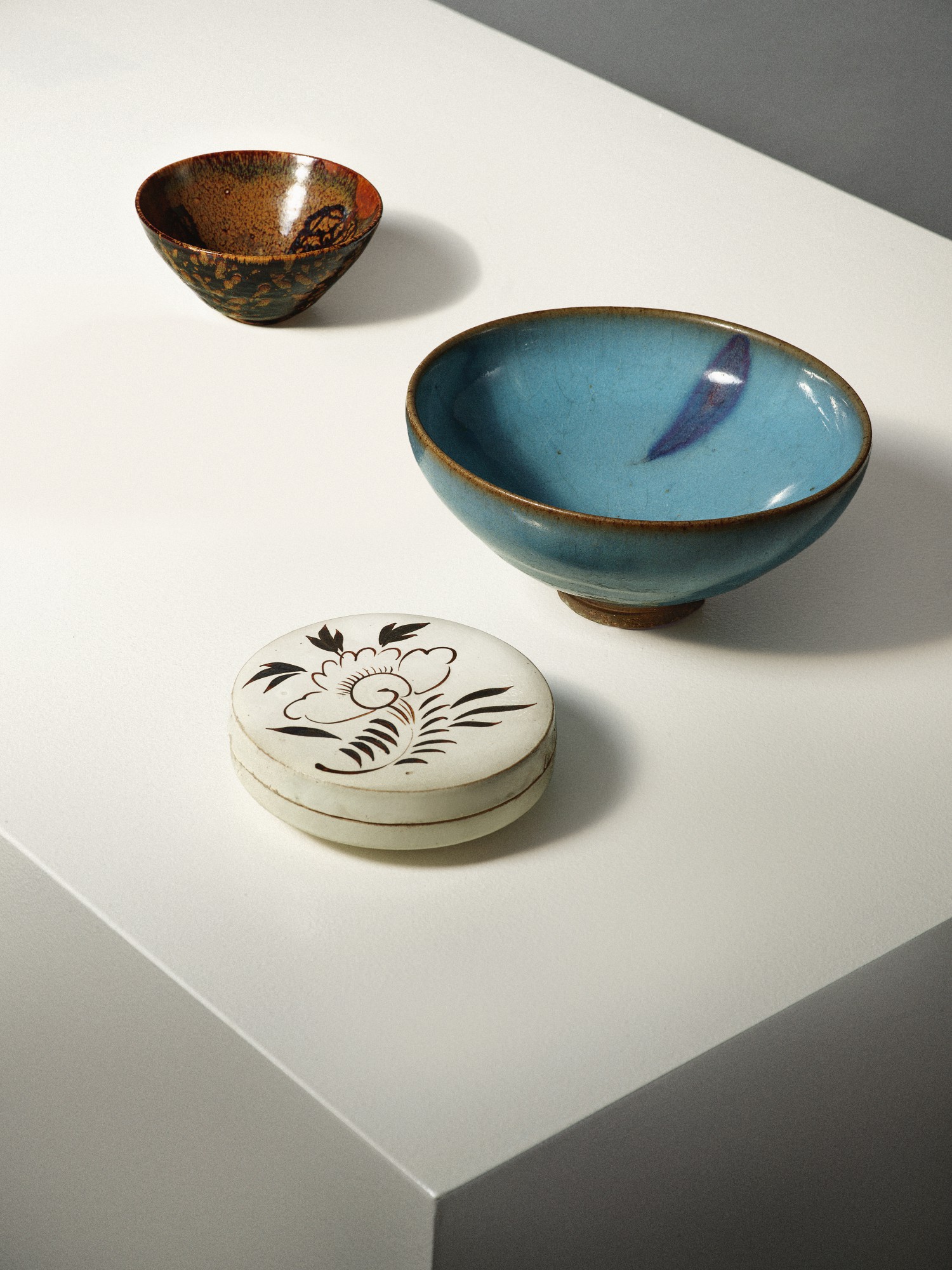 A 'JIZHOU' 'PAPERCUT' BOWL, SOUTHERN SONG DYNASTY | The Hundred ...