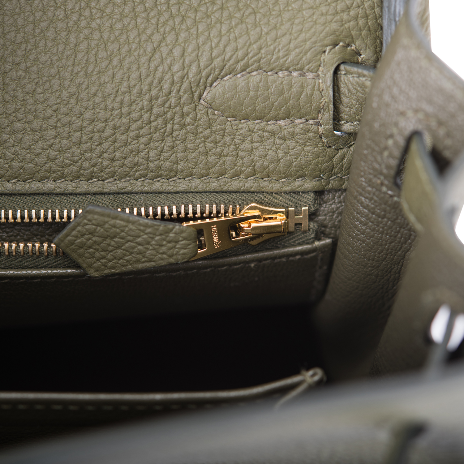 Vert Veronese Togo Leather Retourne Kelly 25 Gold Hardware, 2020 ...