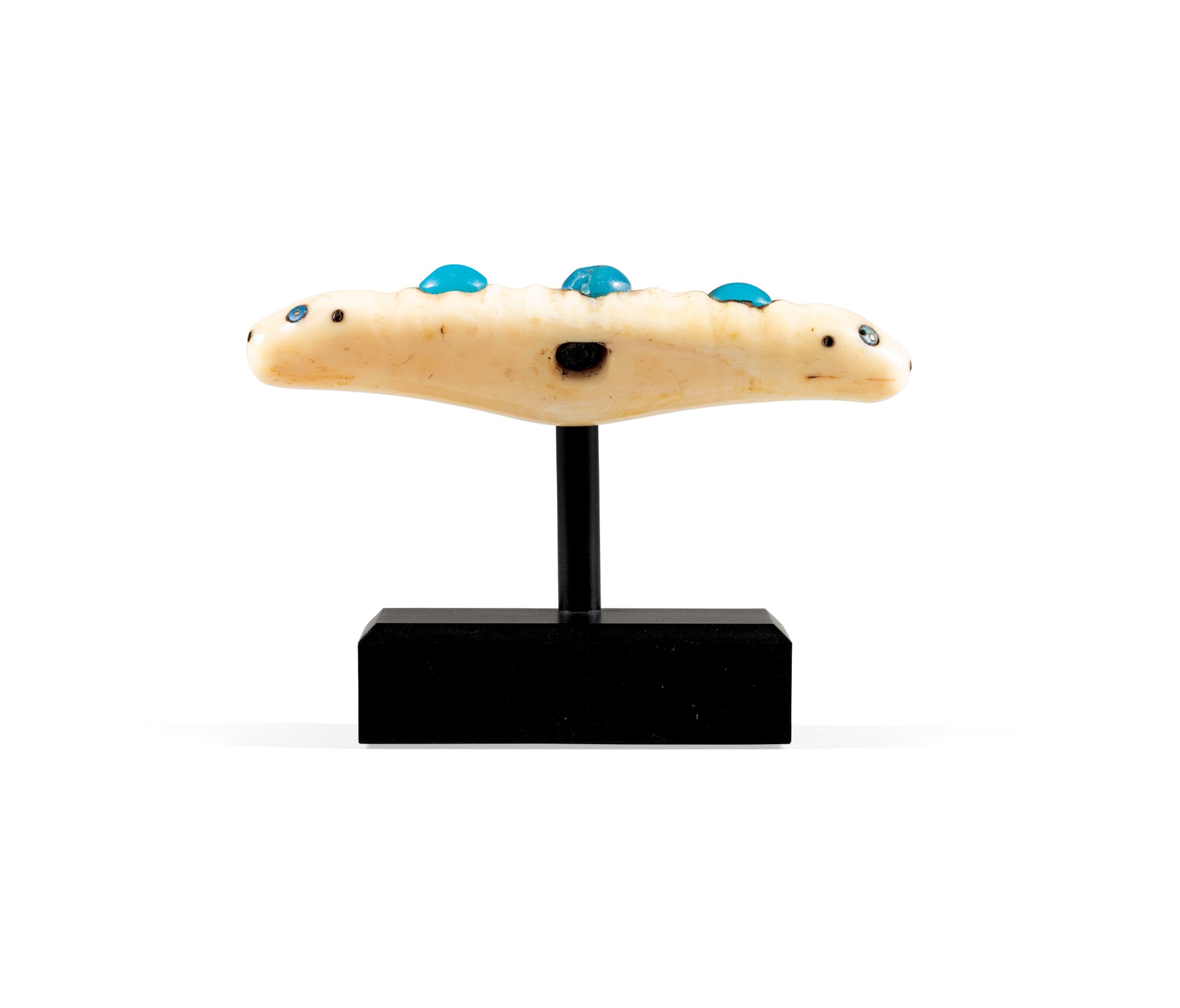 Amulette à têtes de phoque en ivoire de morse, Inuit, Alaska | Inuit ...