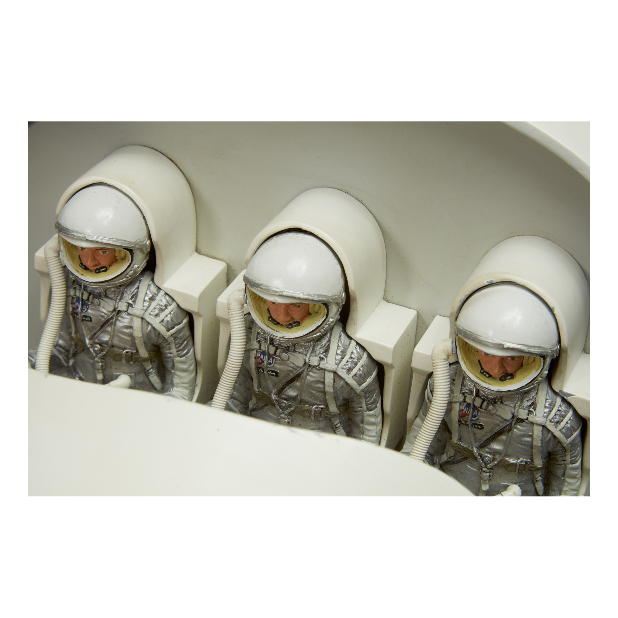 LARGE SCALE APOLLO CAPSULE MODEL IN ORIGINAL BOX, MANUFACTURED FOR NASA ...