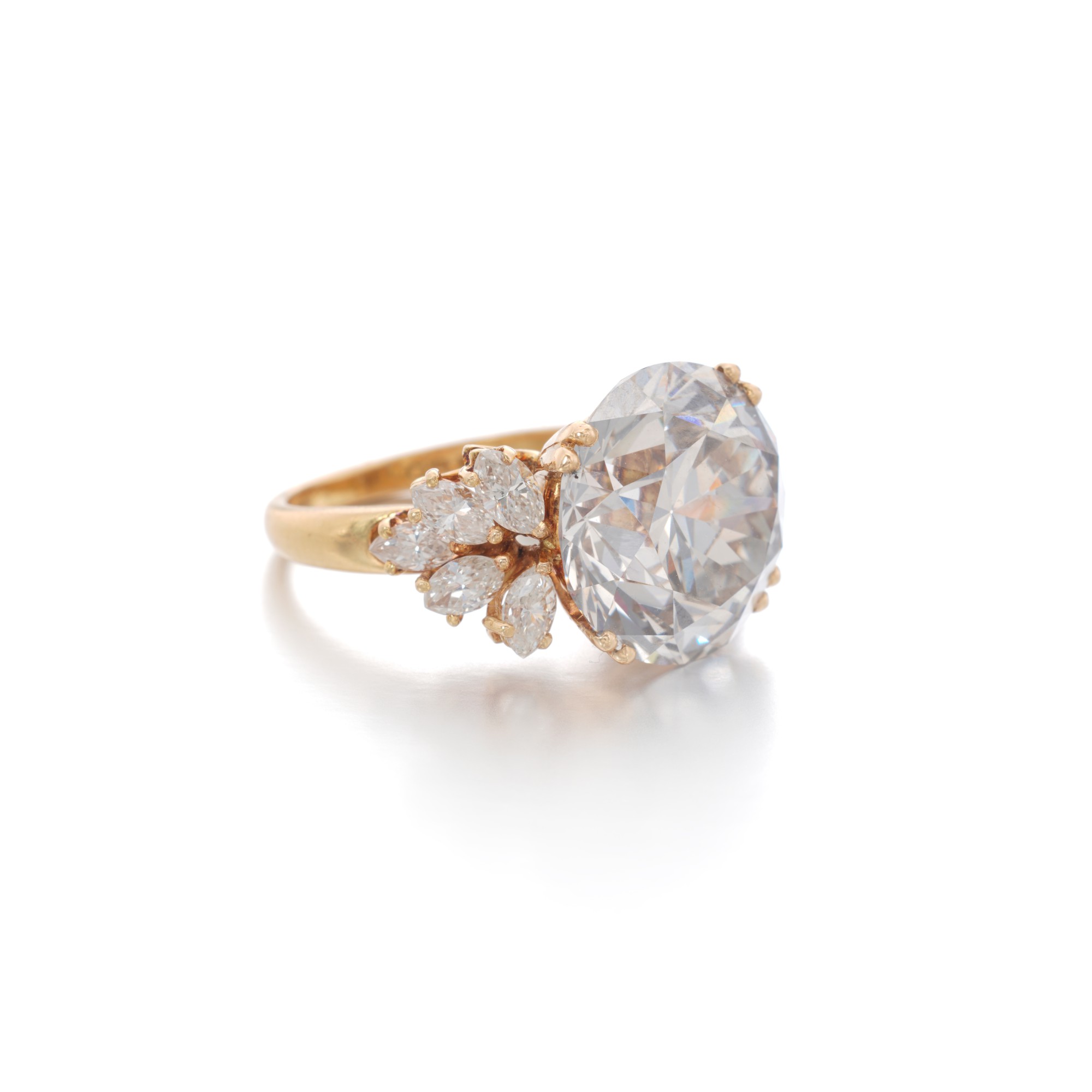 Light grey diamond ring | 格拉夫｜淡灰色鑽石戒指 | Magnificent Jewels and Noble ...