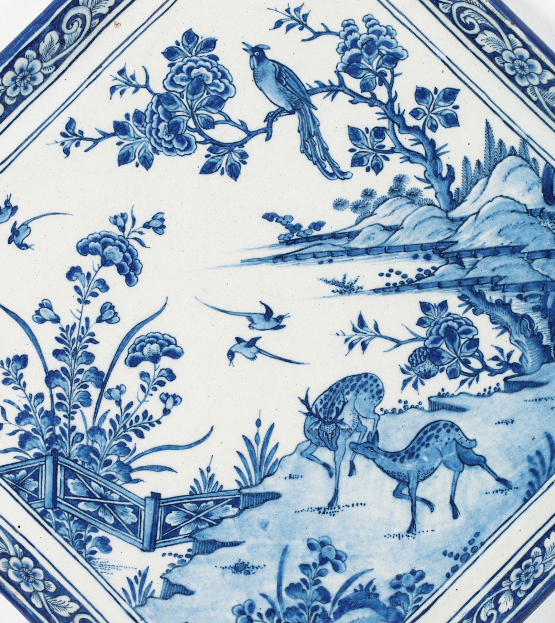 A PAIR OF DELFT BLUE AND WHITE CHINOISERIE SQUARE-SHAPED PLATES | 18TH ...