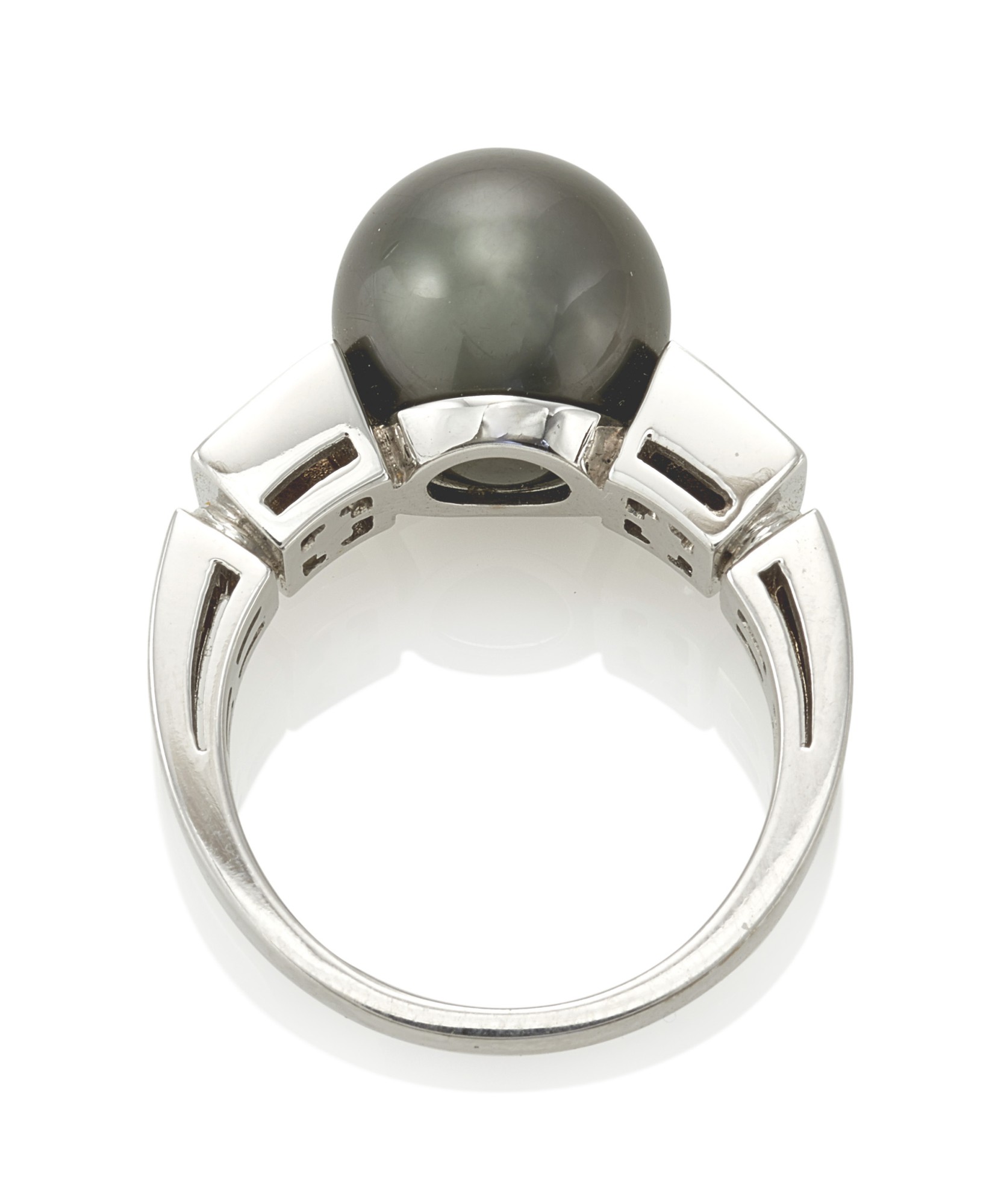 CULTURED PEARL AND DIAMOND RING (ANELLO CON PERLA COLTIVATA E DIAMANTI ...