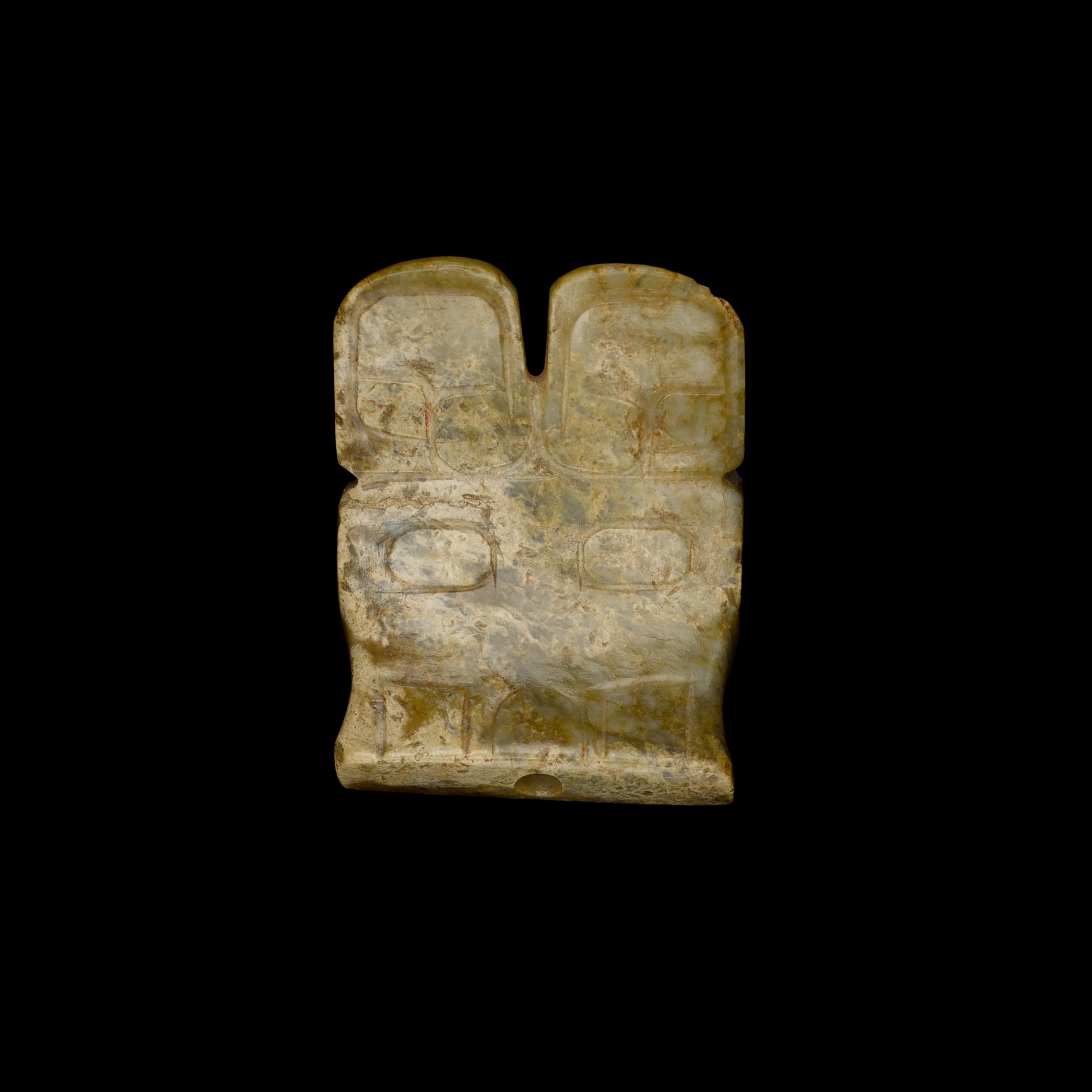 A jade 'animal mask' pendant, Shang - Western Zhou dynasty | 商至西周 獸面紋玉珮 ...