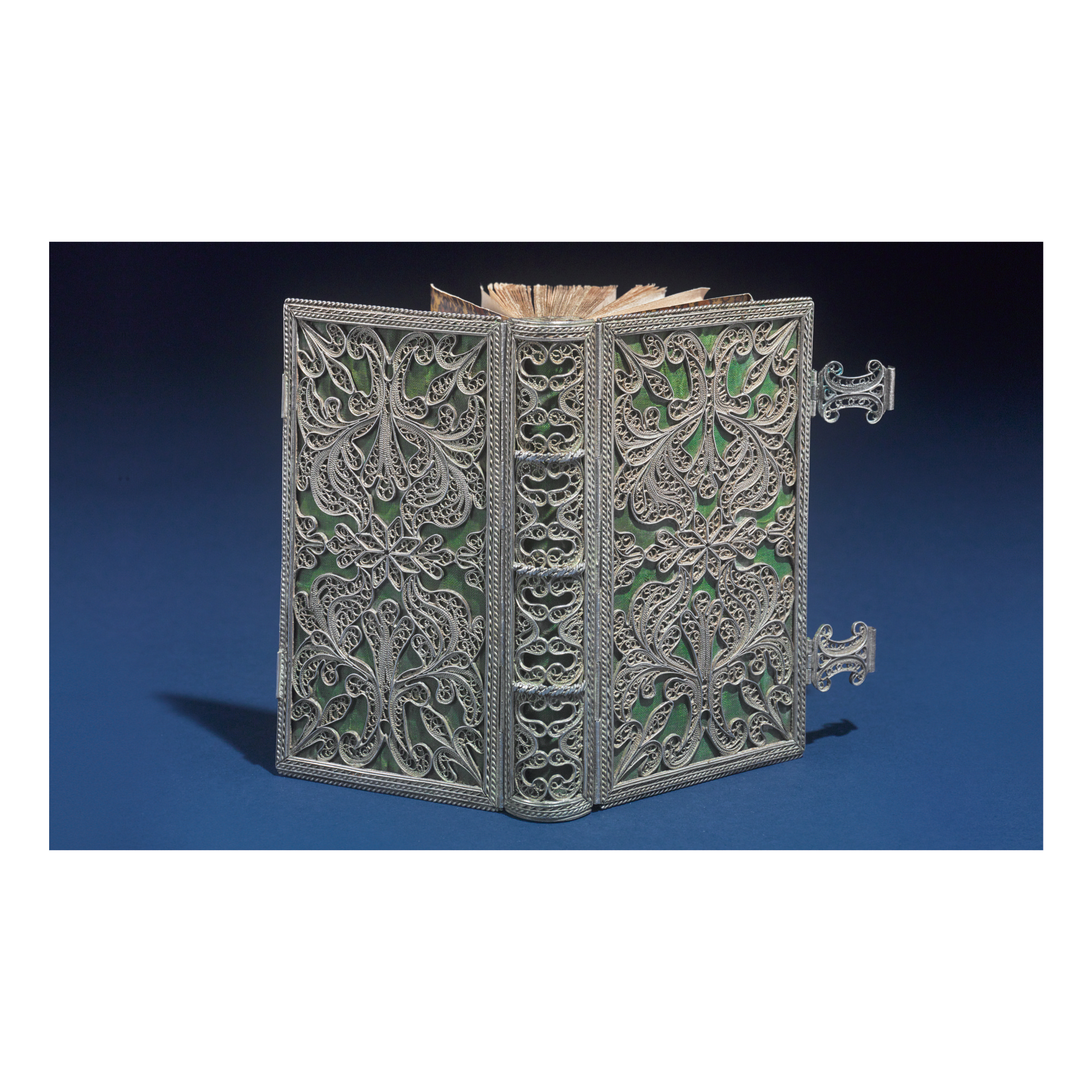 A SILVER FILIGREE BOOK BINDING, PROBABLY DUTCH, LATE 18TH / EARLY 19TH ...