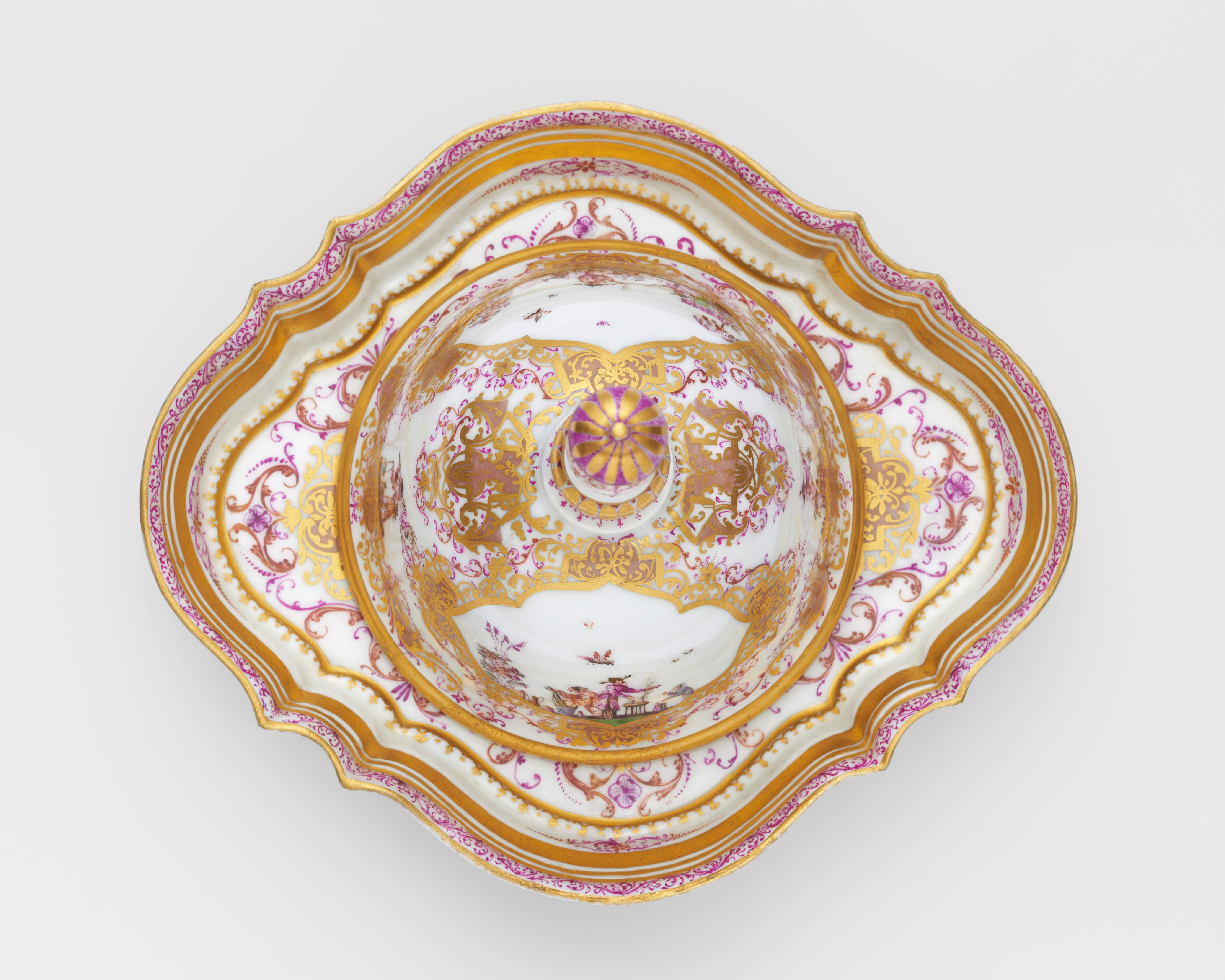 A Meissen Table Bell and Stand, Circa 1730 | Durch Feuer verwandelt ...