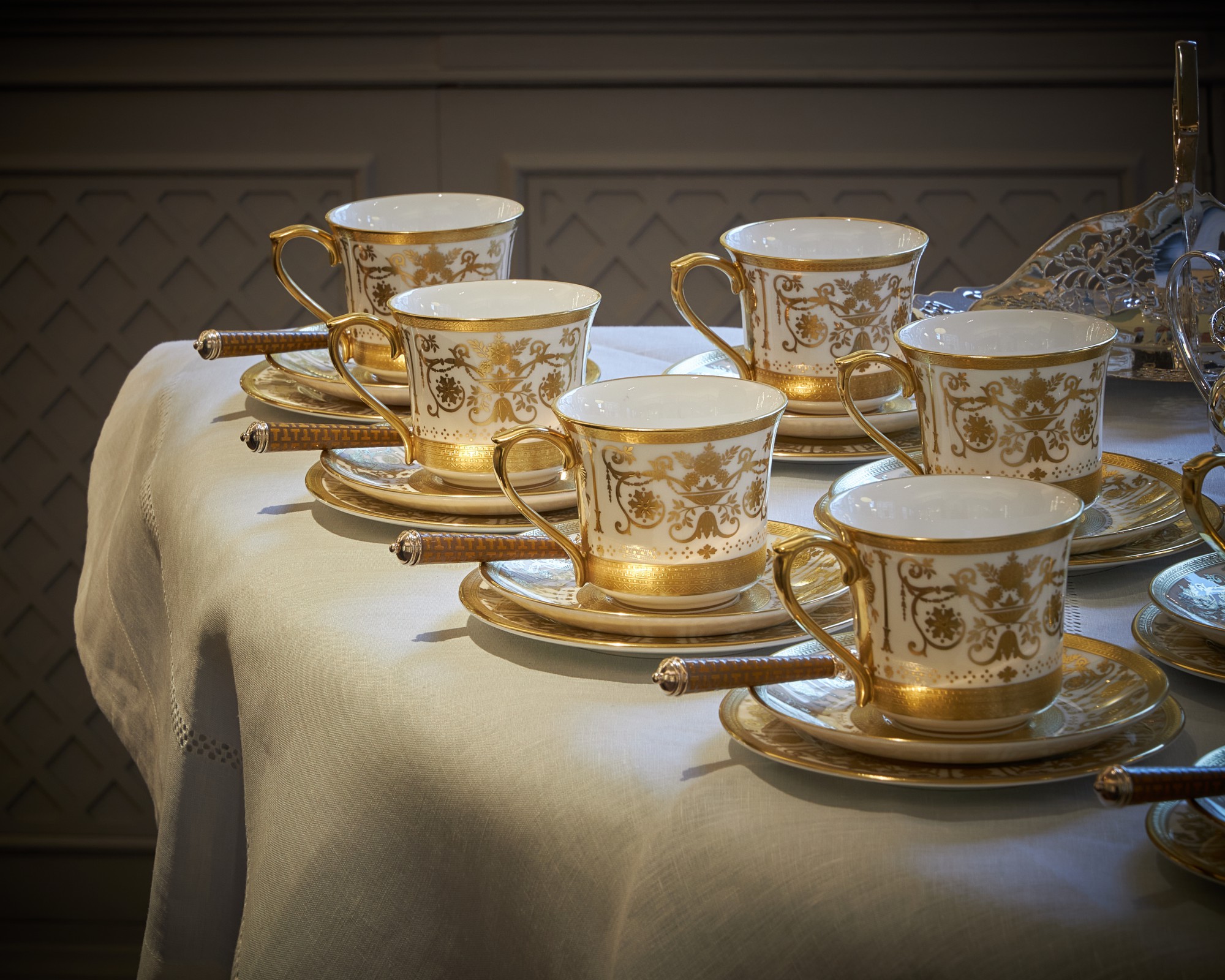 A Thomas Goode 'Florette' bone china tea service | Thomas Goode ...