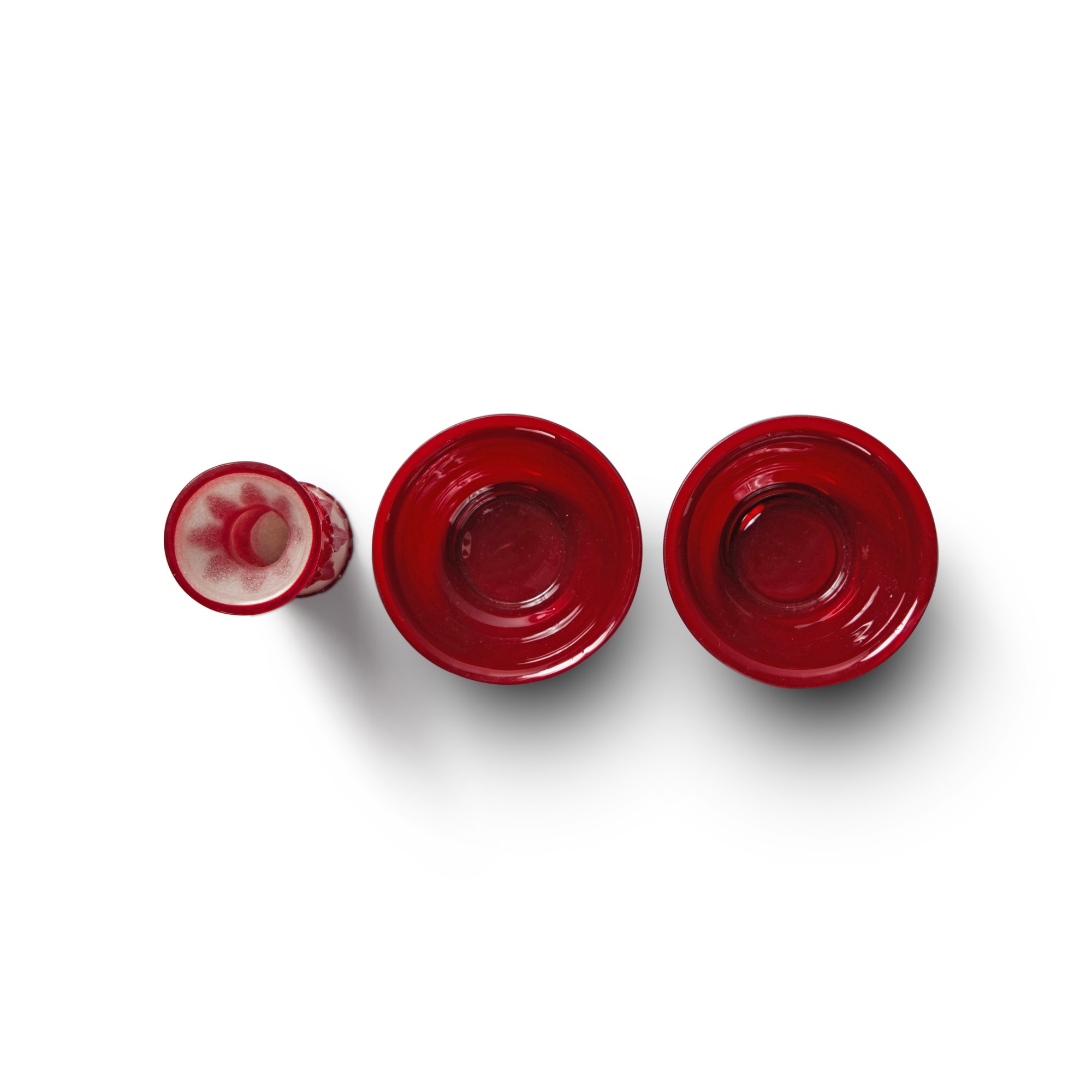 Three red glass vessels, Qing dynasty, 19th century | 清十九世紀 紅料盌一對及套紅料花觚 ...
