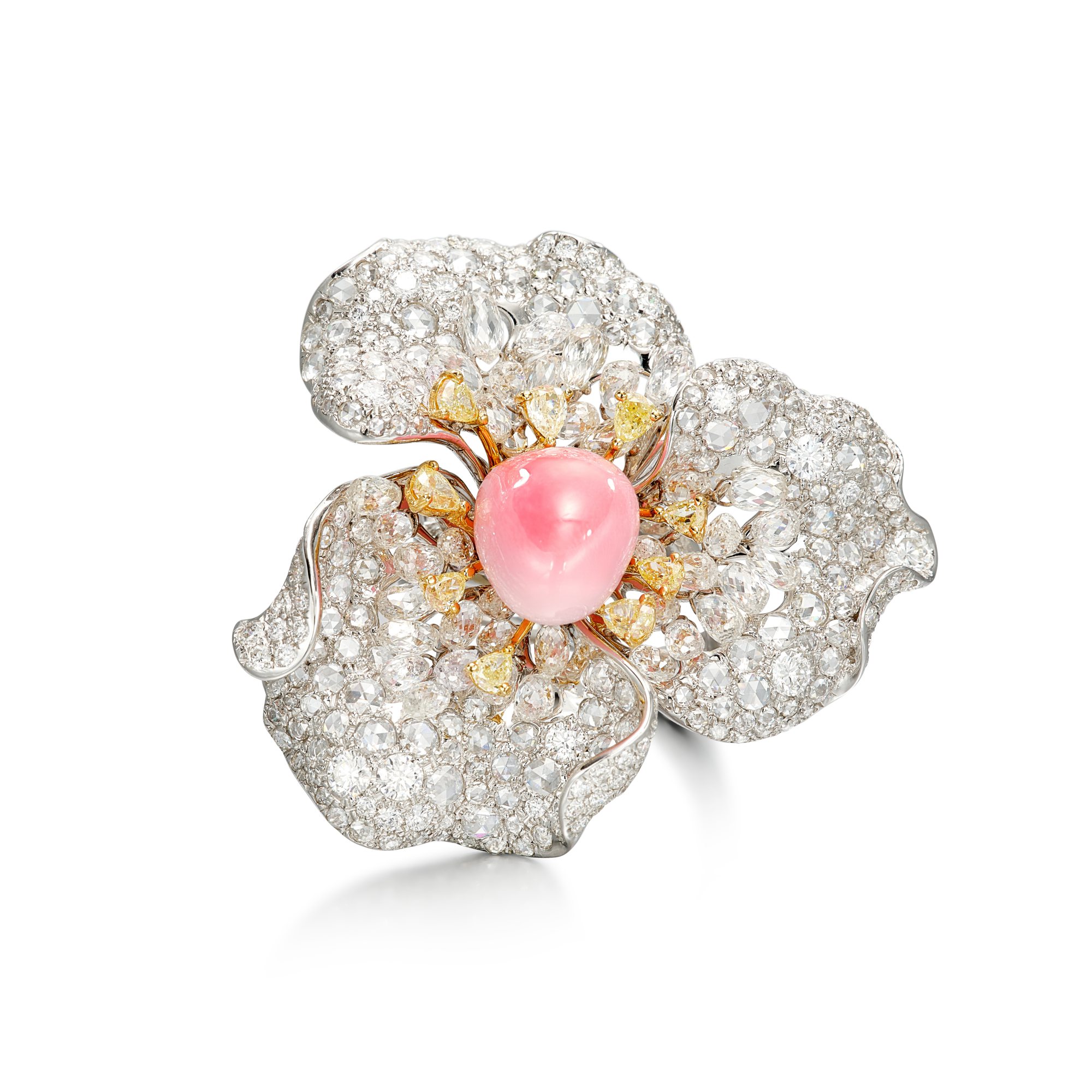 Conch Pearl and Diamond Ring | 海螺珠 配 鑽石 戒指 | Fine Jewels | 2022 | Sotheby's