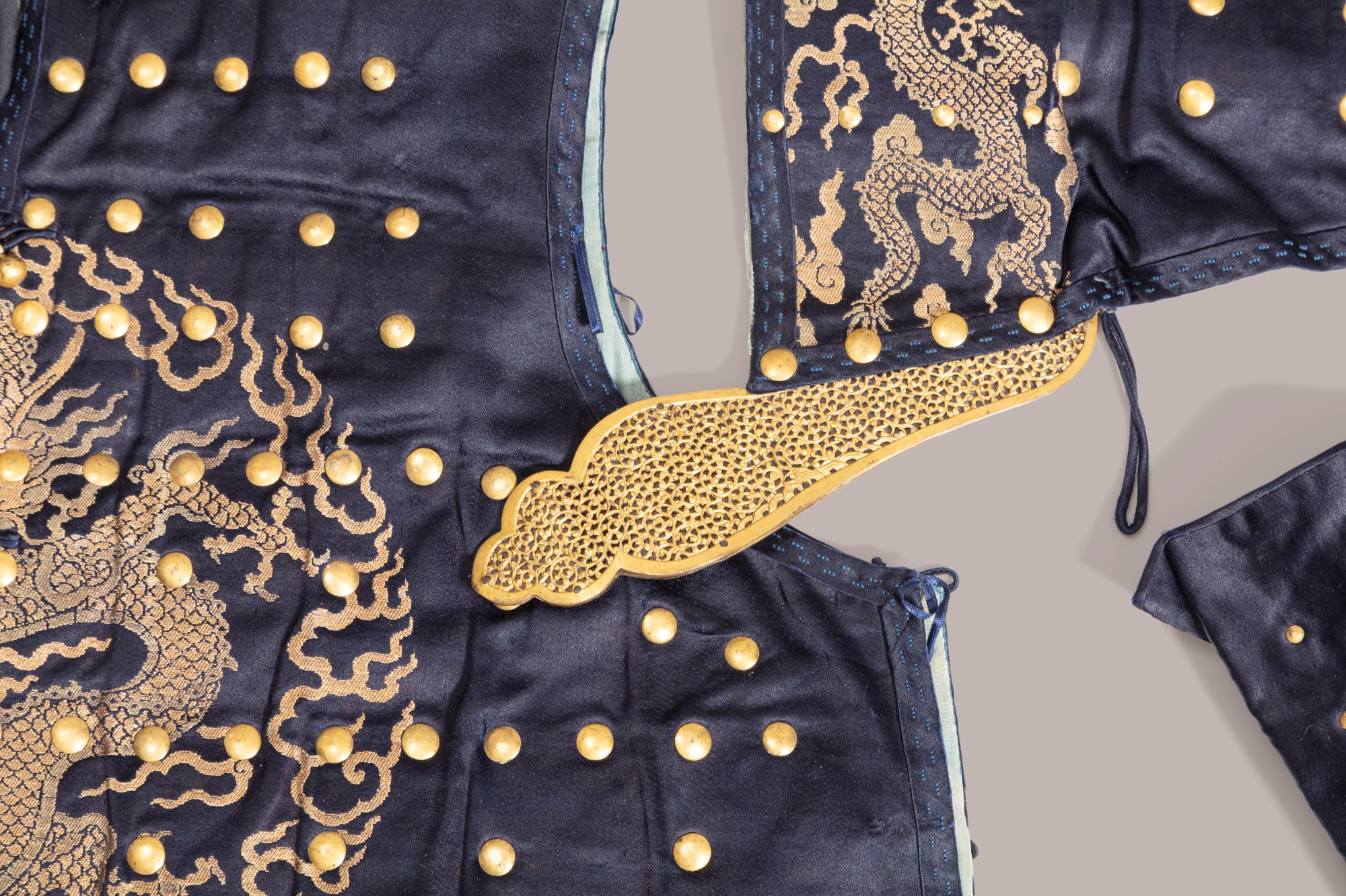 A suit of ceremonial armour Qing dynasty, Qianlong period | 清乾隆 ...