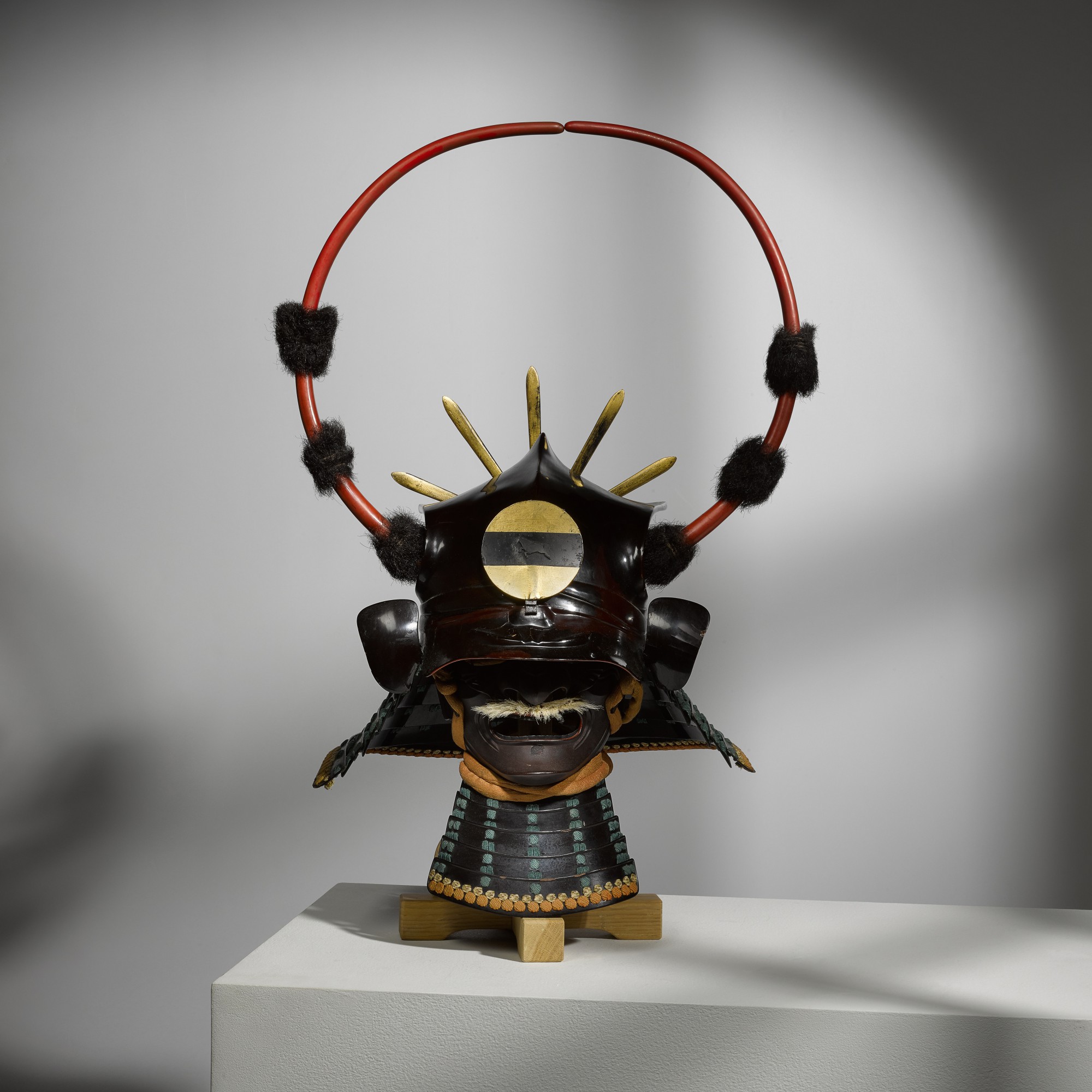 A kawari kabuto [unusually shaped helmet] and mempo [face mask] | Edo ...