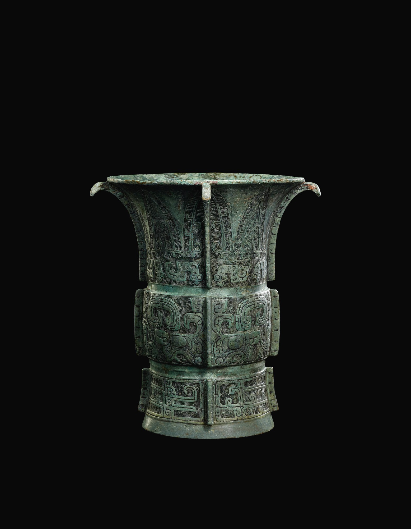 An inscribed archaic bronze ritual wine vessel (Zun), Late Shang ...