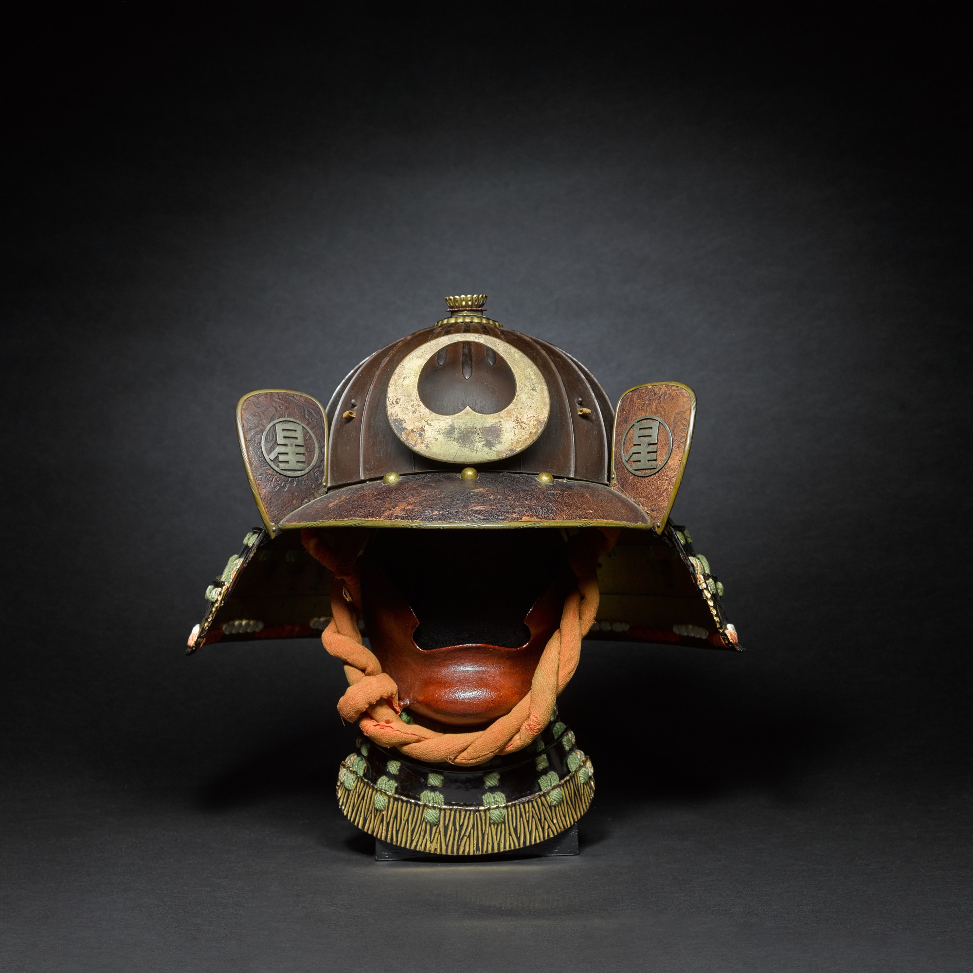 A suji-bachi [helmet with raised ridges] and hanbo [half mask] | The ...