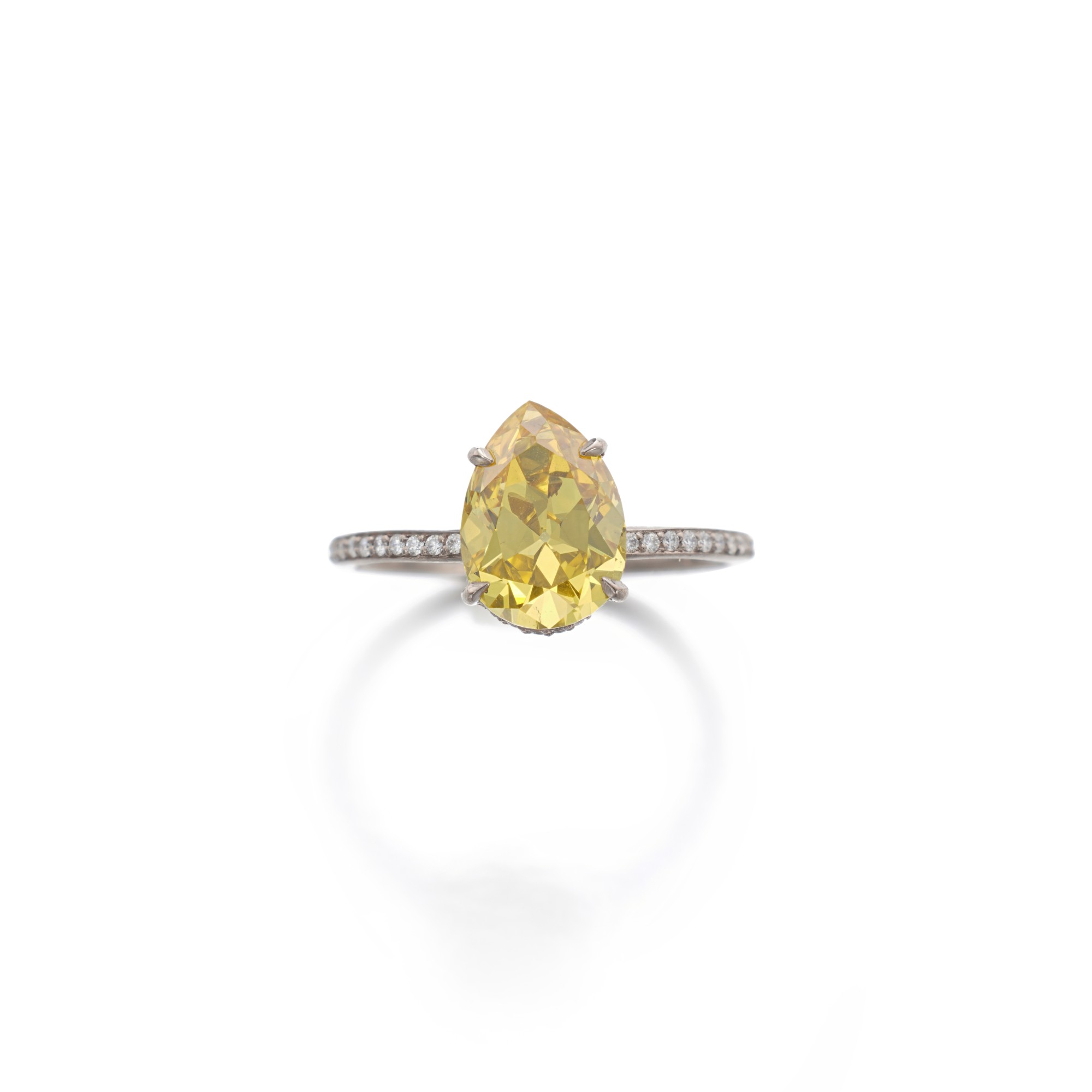 Fancy deep yellow diamond ring | 深彩黃色鑽石戒指 | Magnificent Jewels and ...