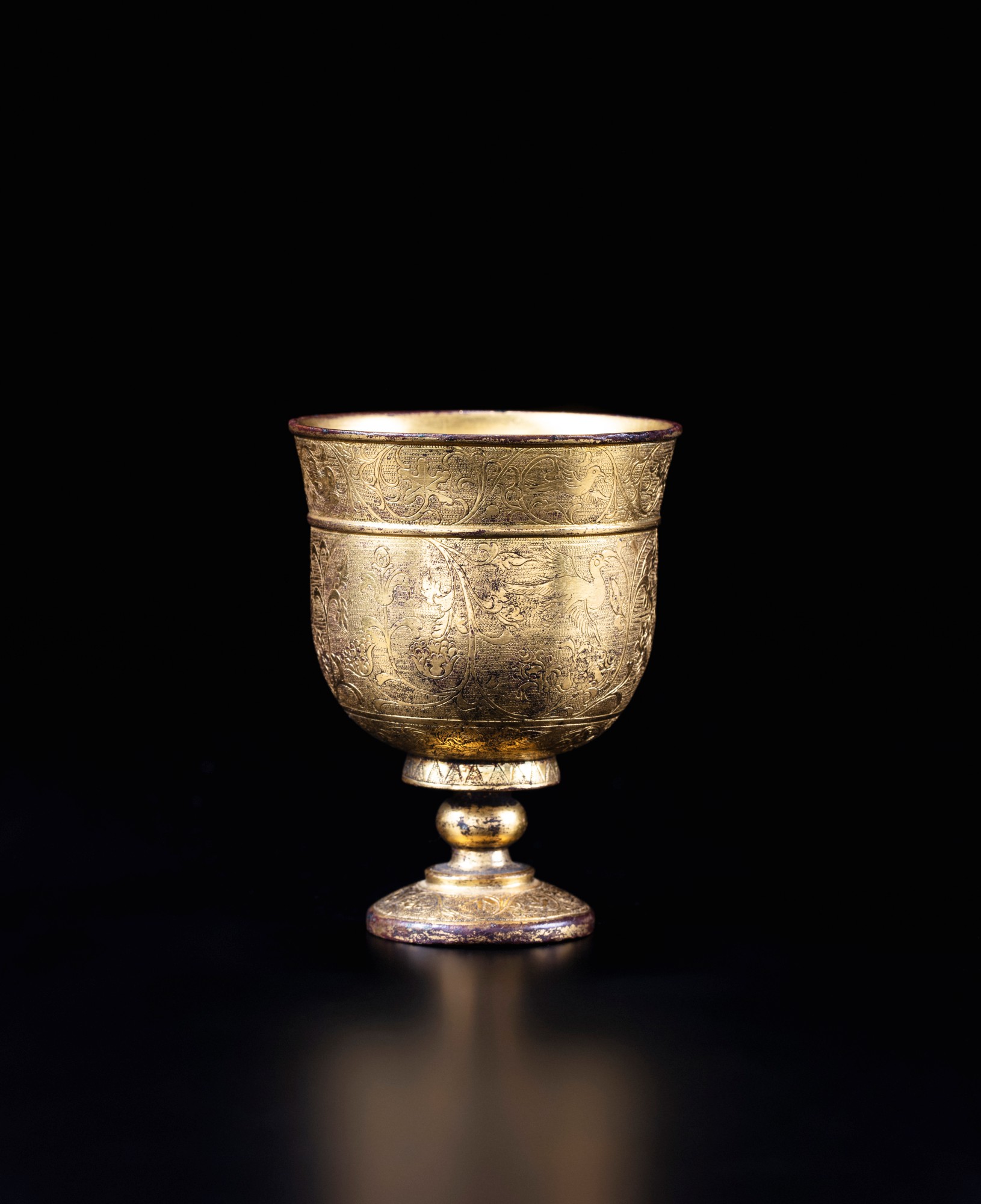 A fine and rare gilt-bronze engraved wine cup Tang dynasty | 唐 鎏金銅鏨花高足盃 ...