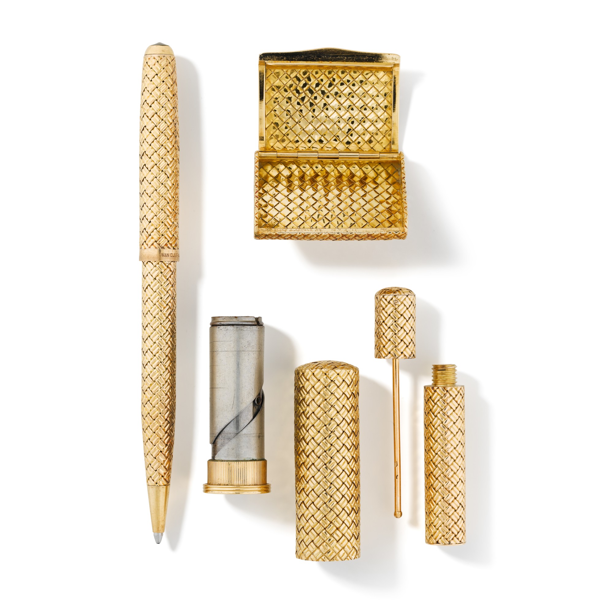 Van Cleef & Arpels | Ensemble d'accessoires or | Group of gold ...