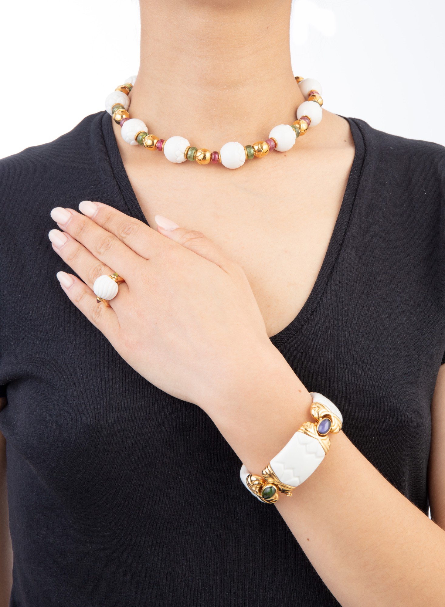 Parure pierres de couleur et porcelaine, "Chandra" | Gem set and ...