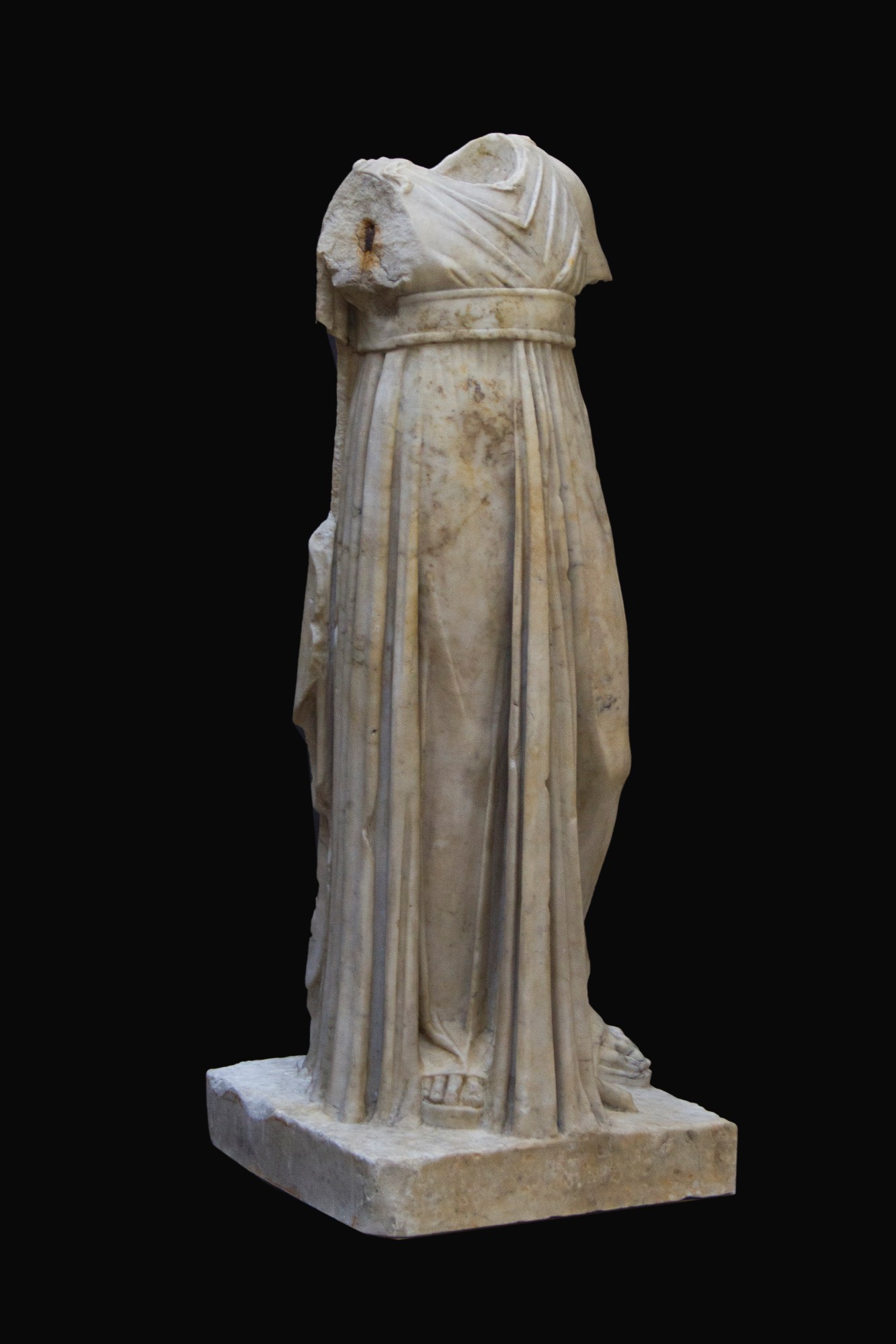 A ROMAN MARBLE FIGURE OF APOLLO KITHAROIDOS, CIRCA 2ND CENTURY A.D ...
