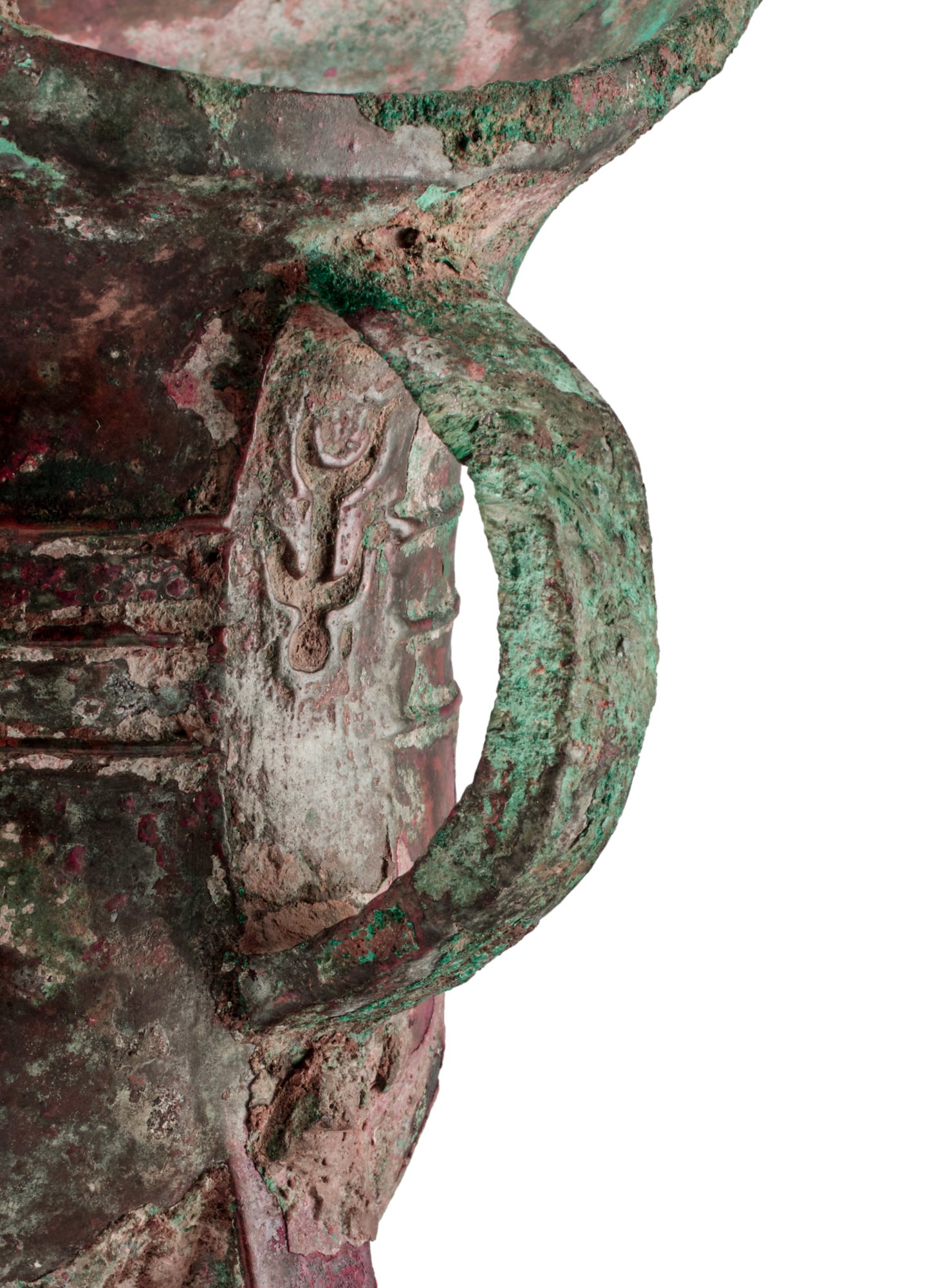 An inscribed archaic bronze ritual wine vessel (Jue), Late Shang ...