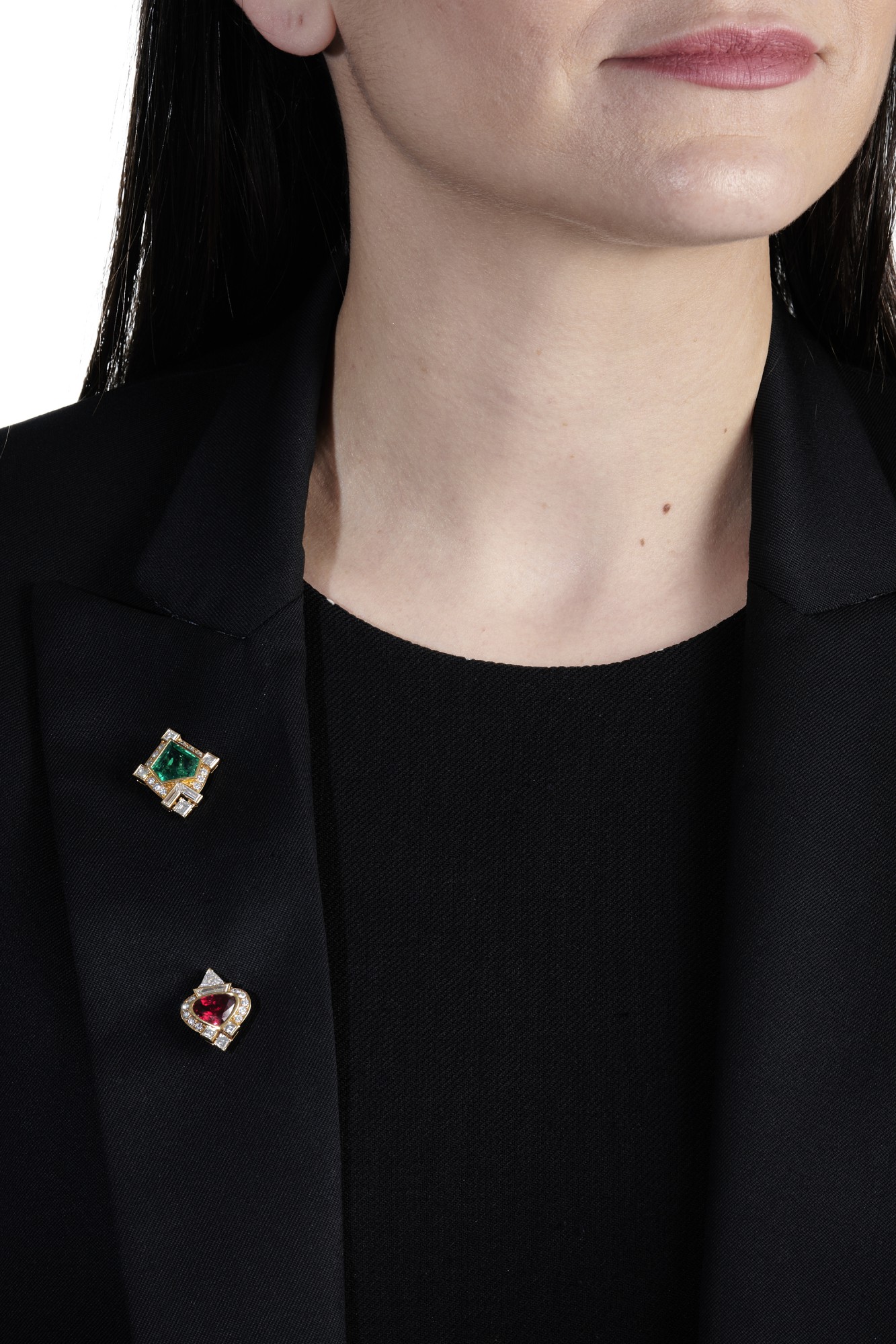 Emerald, ruby and diamond tie pin | Fine Jewels | 2021 | Sotheby's